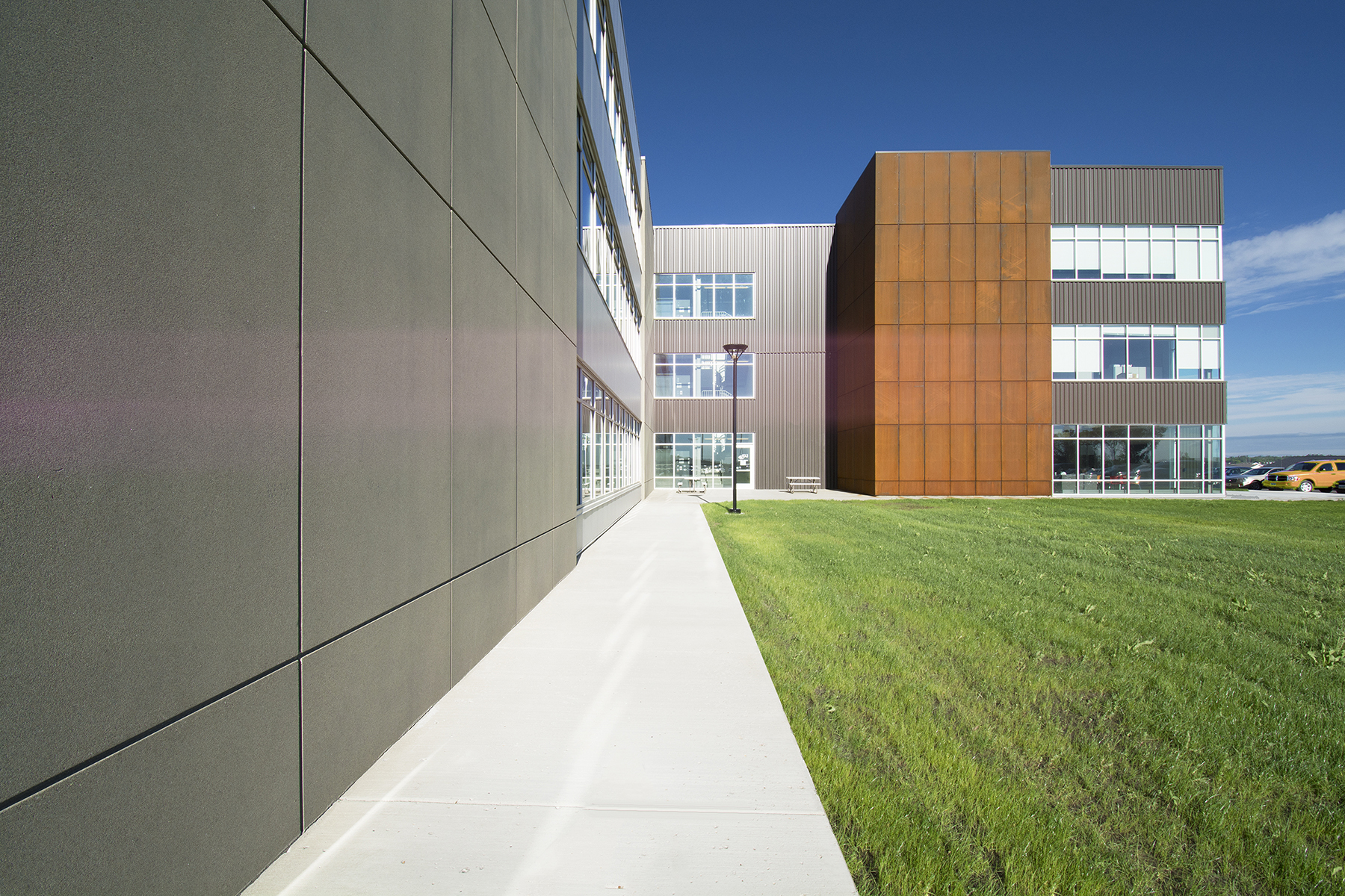 KLJ Headquarters by JLG Architects - Architizer