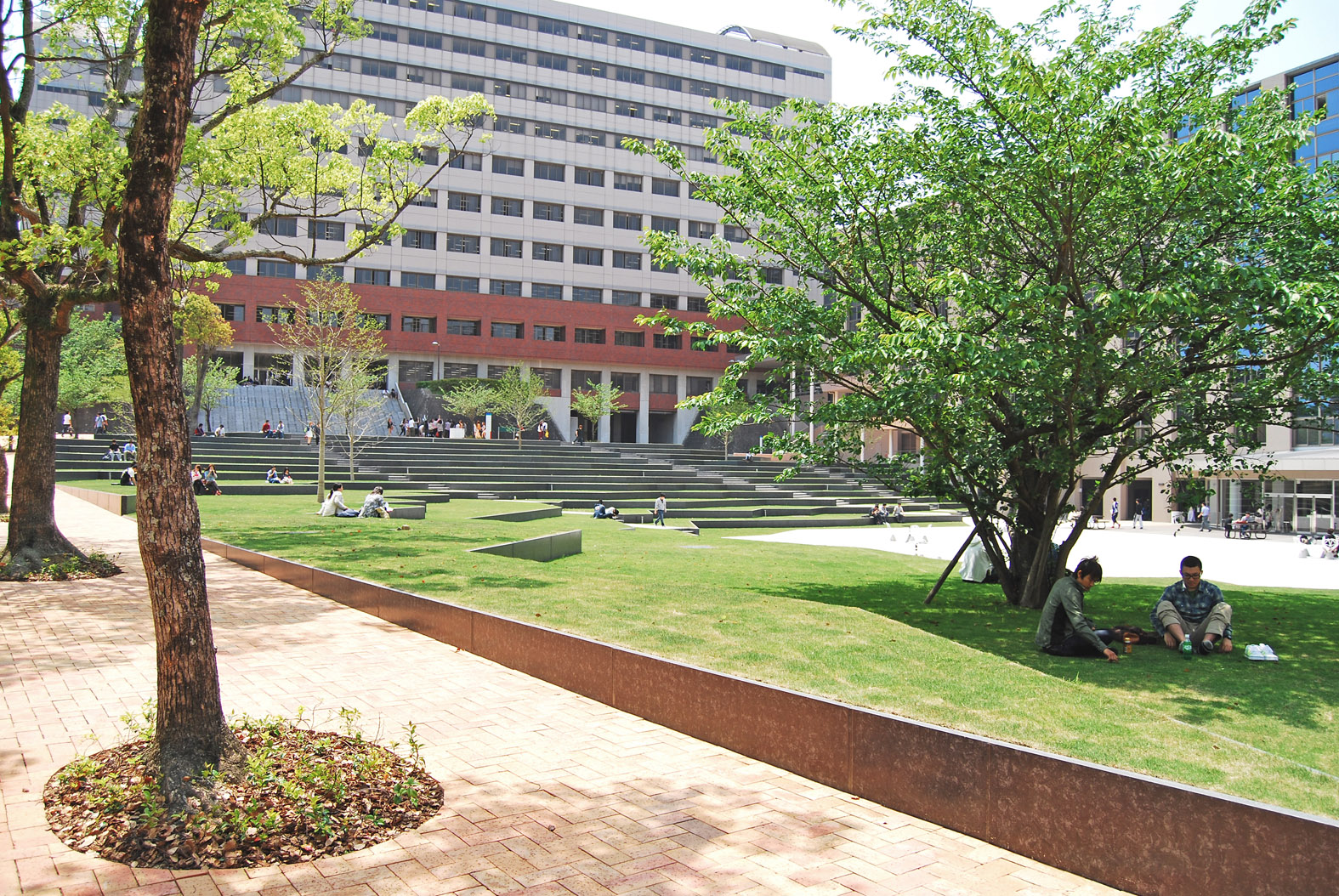 Kyushu Sangyo University Landscape Design by DESIGN NETWORK ASSOCIATES ...