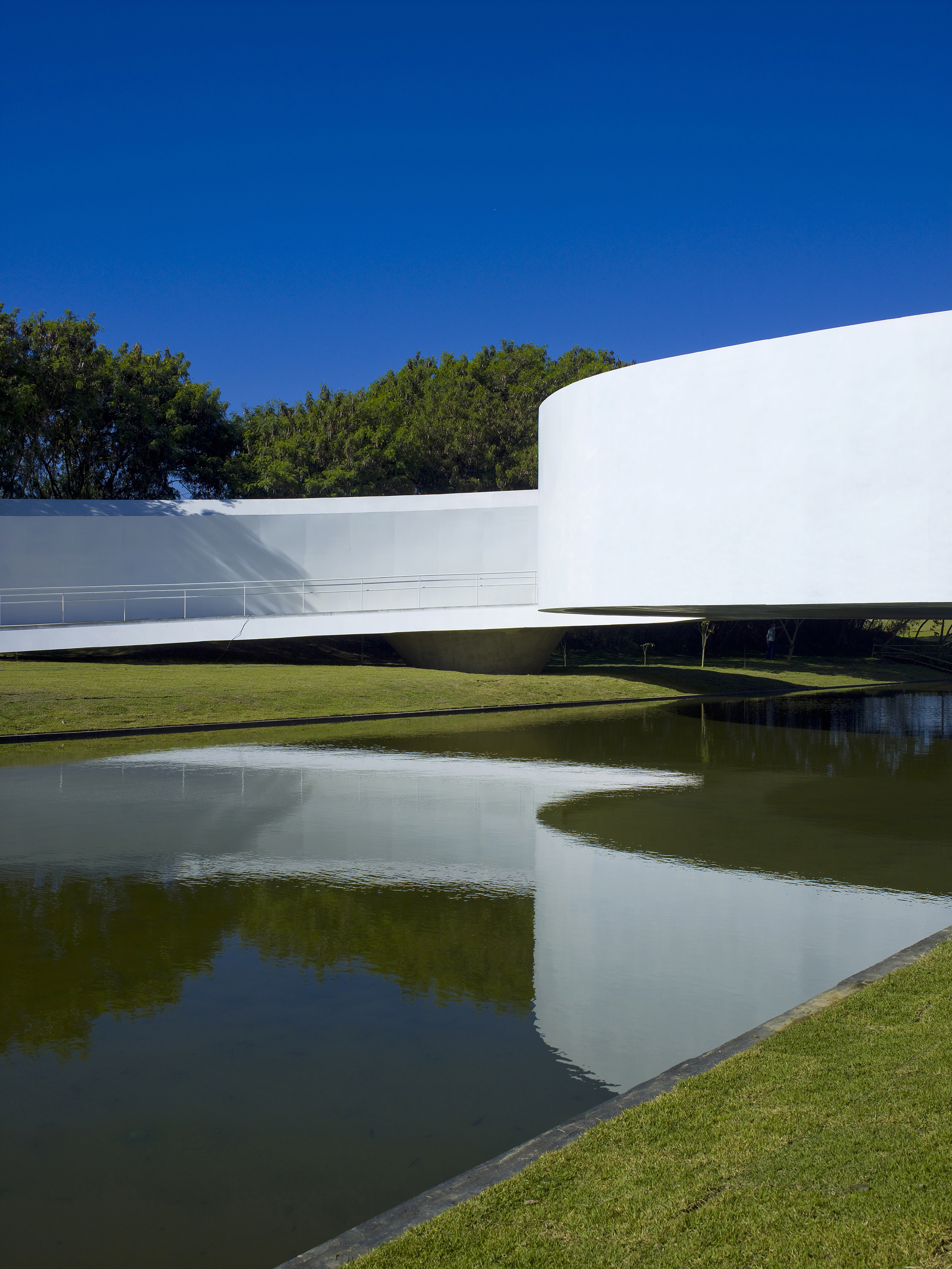 Japanese Immigration Memorial by Gustavo Penna Arquiteto & Associados ...