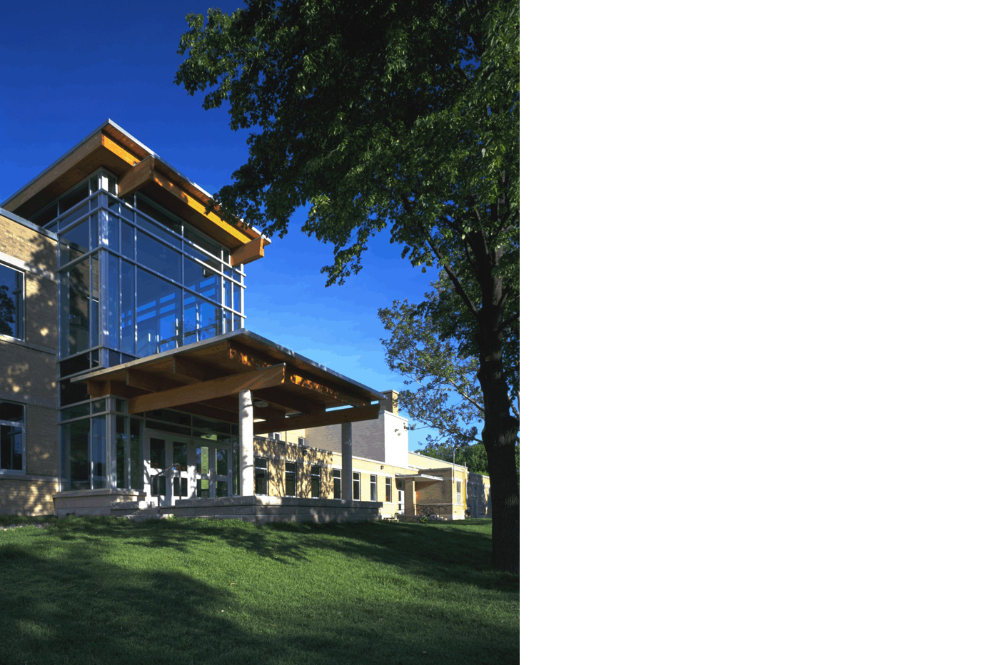 Trinity Community Recreation Centre by LGA Architectural Partners ...