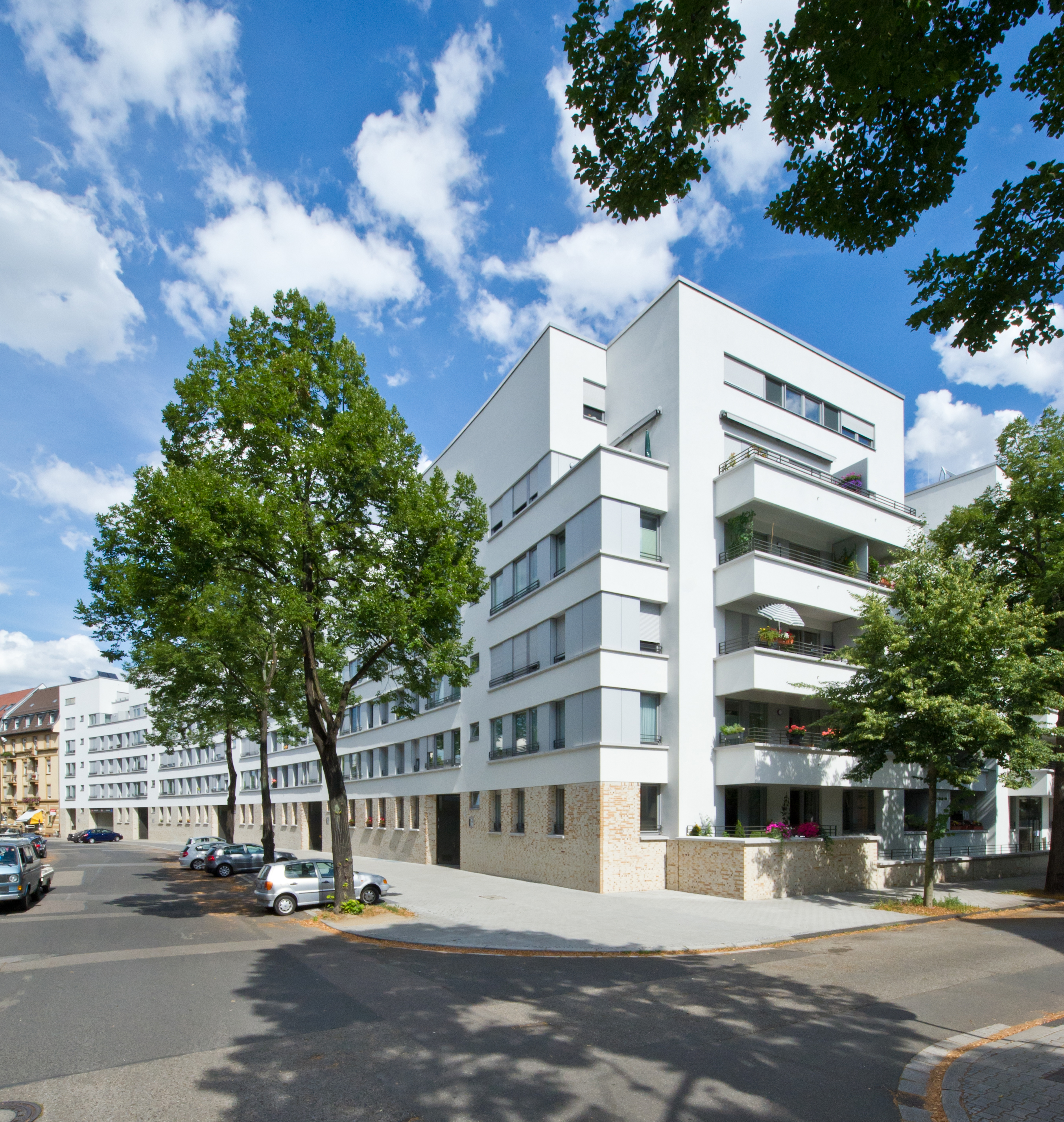 residential and commercial building "R7" by STEFAN FORSTER ARCHITEKTEN ...