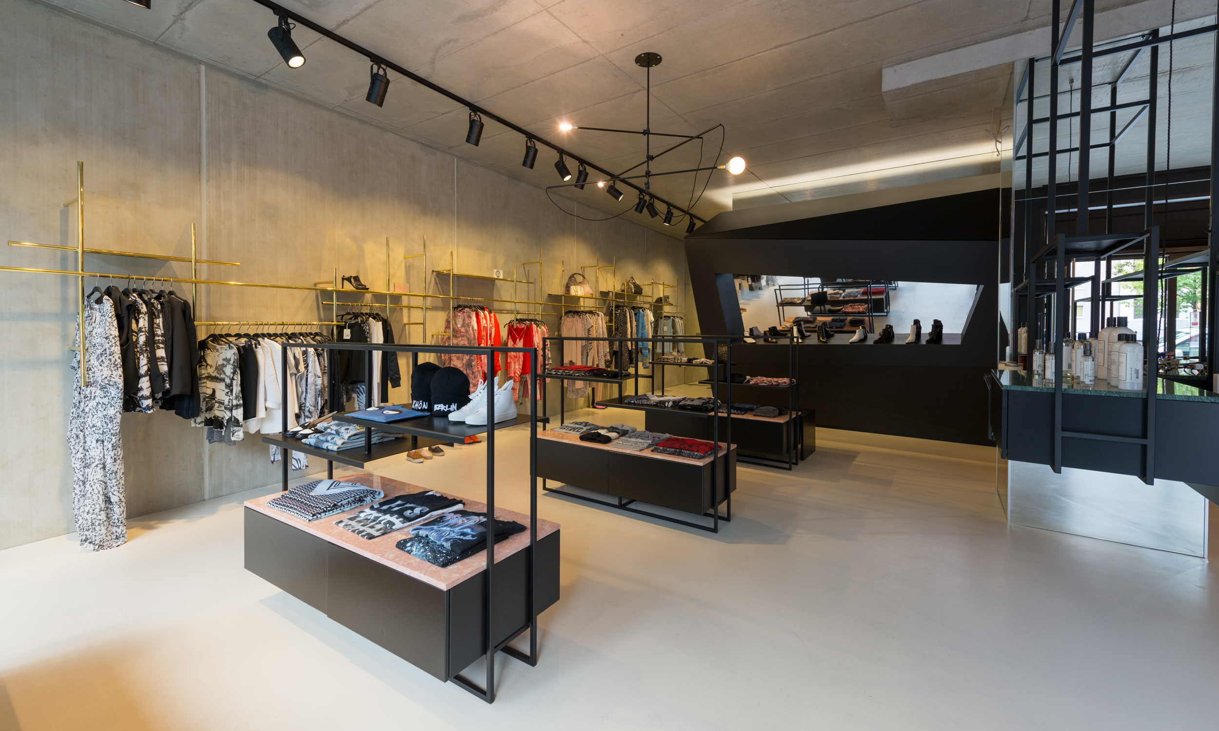 LALA BERLIN FLAGSHIP STORE by NEOPLAN A.O. ARCHITECTURAL OFFICE ...