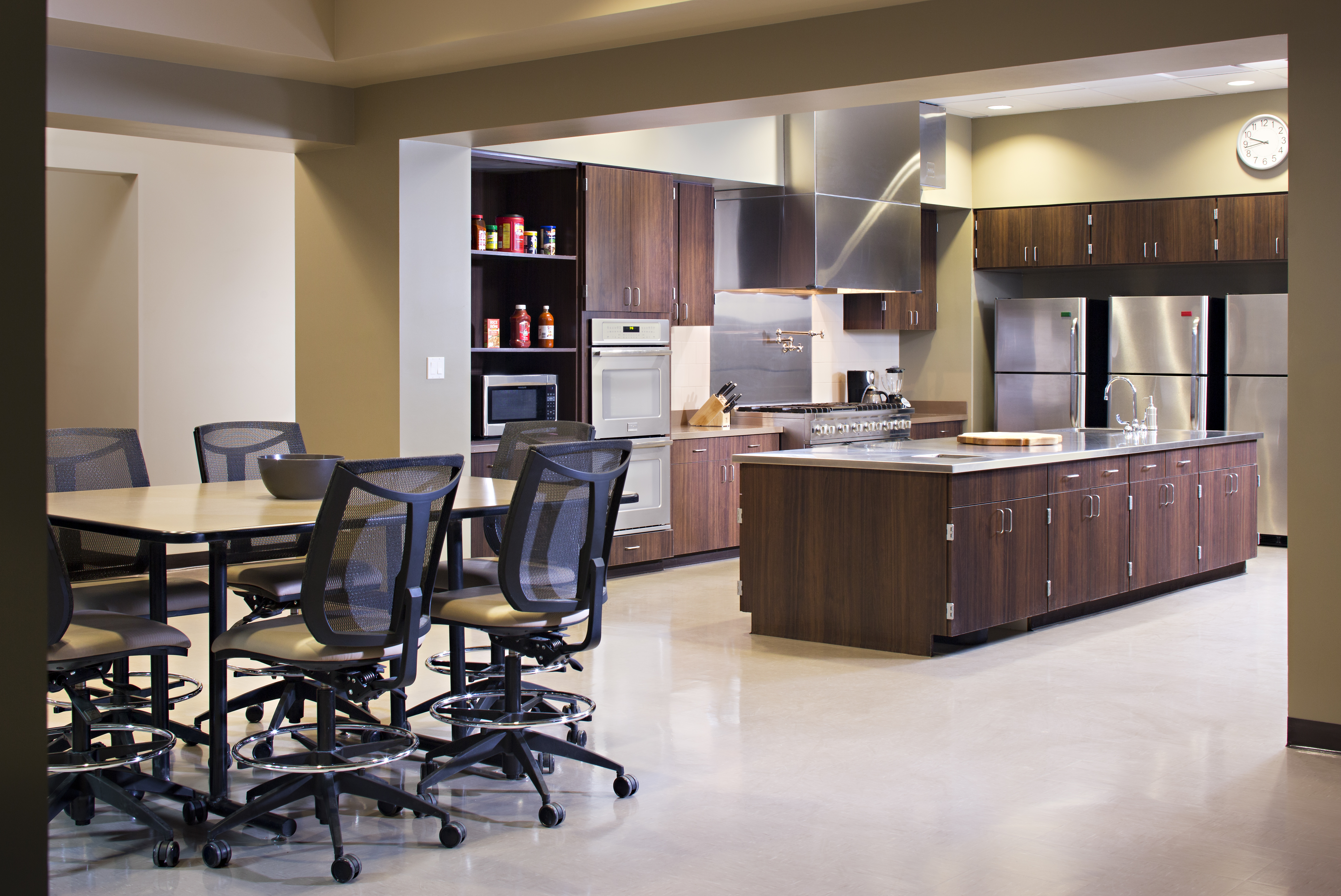 El Centro Fire Station No. 2 & Administration by Perlman Architects of ...