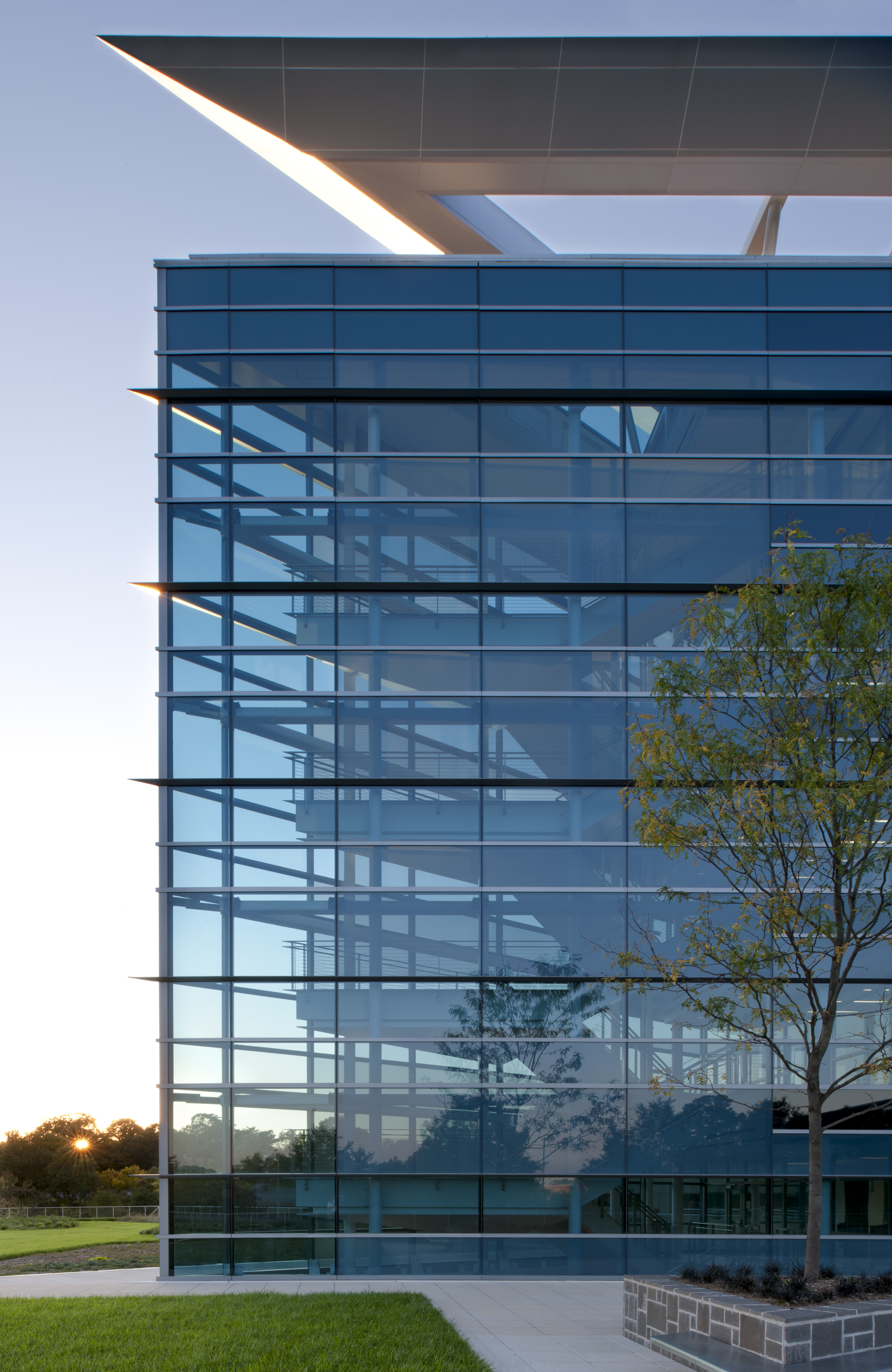 Army National Guard Readiness Center by AECOM - Architizer