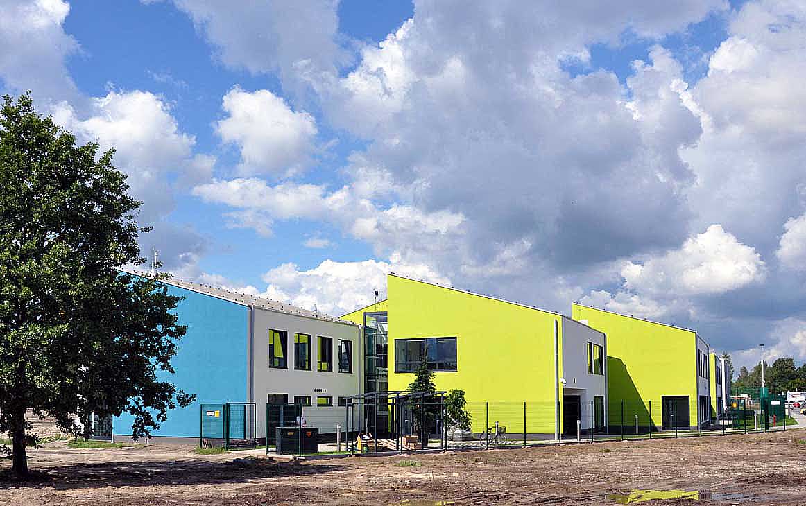 Passive School in Chotomów by 90 Architekci, Piotr Czarnecki - Architizer