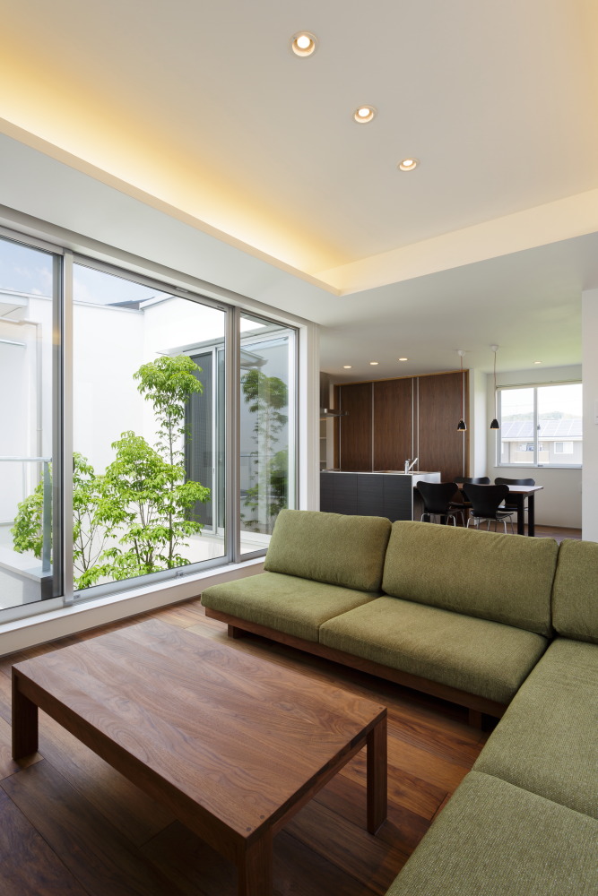 LIGHT COURT HOUSE by MITSUTOSHI OKAMOTO ARCHITECT OFFICE - Architizer