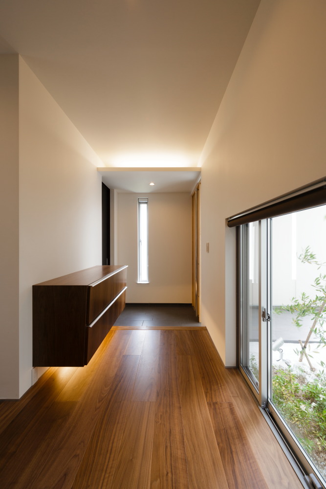LIGHT COURT HOUSE by MITSUTOSHI OKAMOTO ARCHITECT OFFICE - Architizer