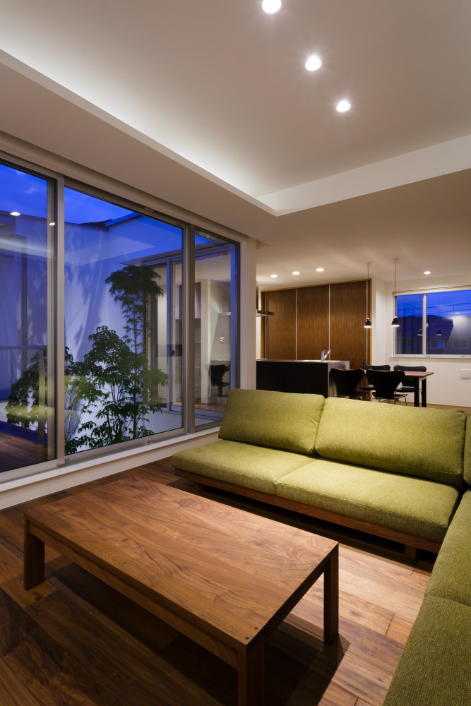 LIGHT COURT HOUSE by MITSUTOSHI OKAMOTO ARCHITECT OFFICE - Architizer