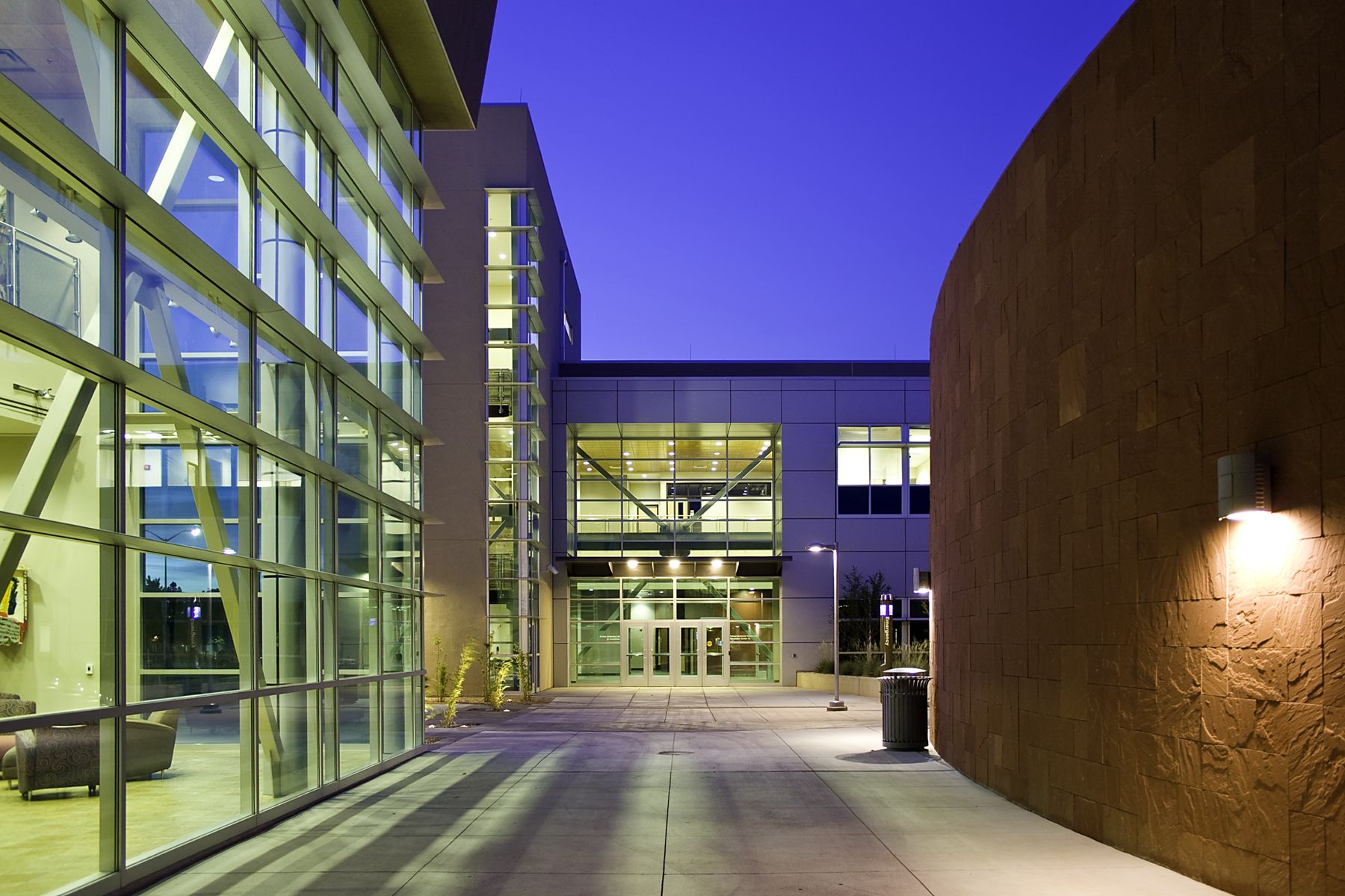 UNM Domenici Center for Health Sciences Education by Dekker/Perich ...