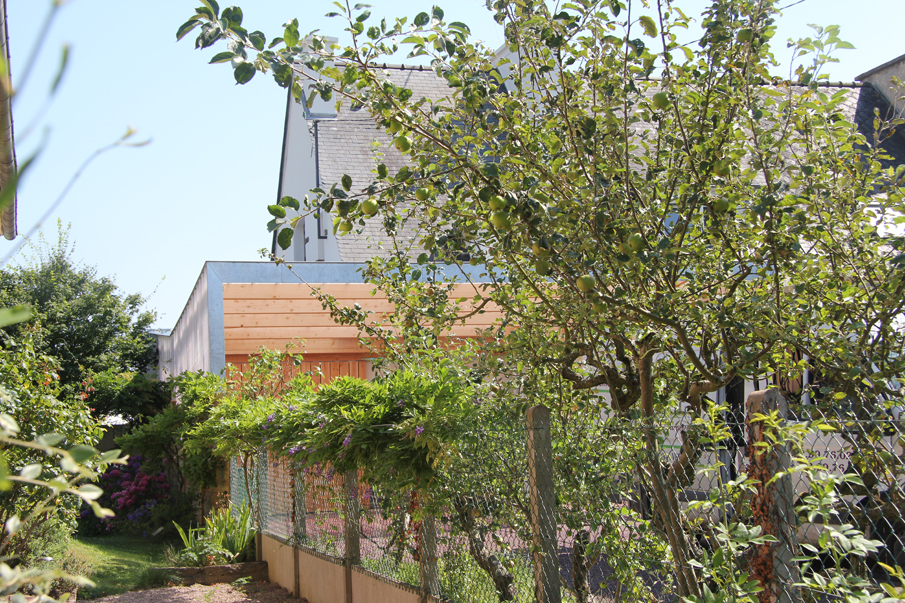TRANSLUCENT GARAGE by MNM architectes - Architizer