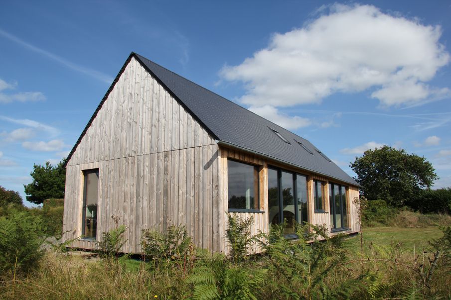 HOLIDAY CONTAINER HOUSE by MNM architectes - Architizer