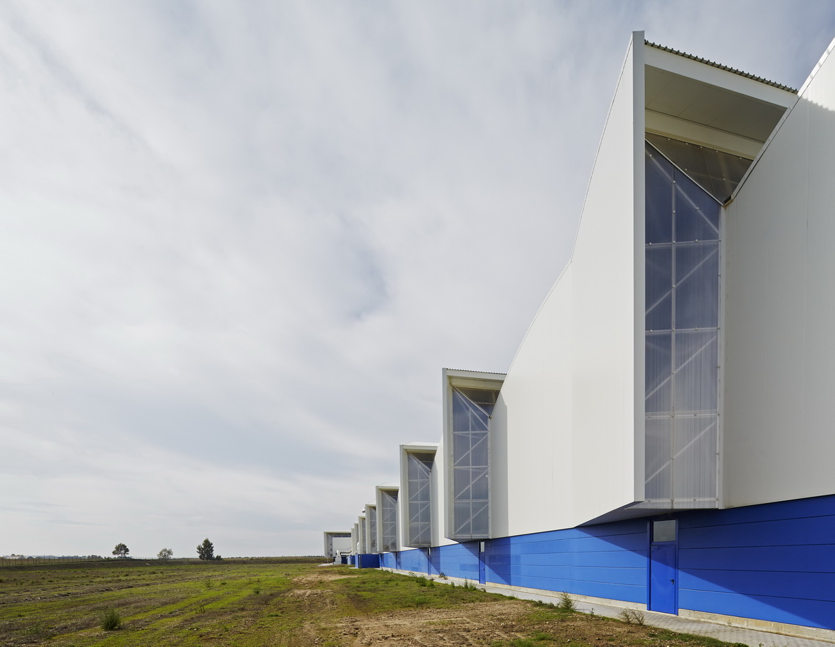 Embraer facilities by A. Burmester Arquitectos Associados - Architizer