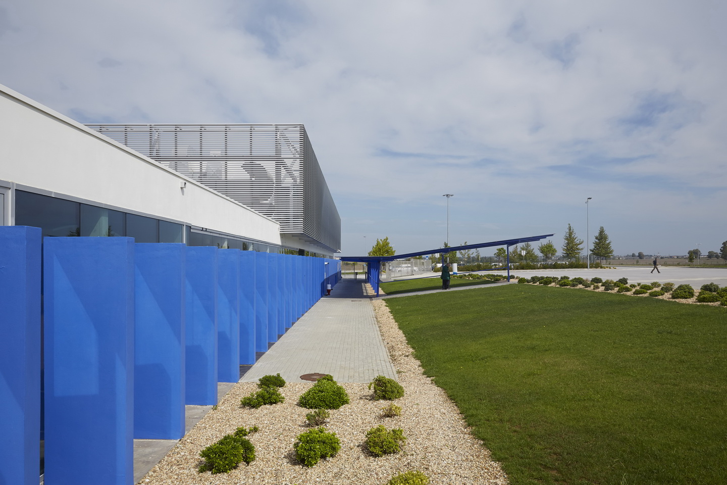 Embraer facilities by A. Burmester Arquitectos Associados - Architizer