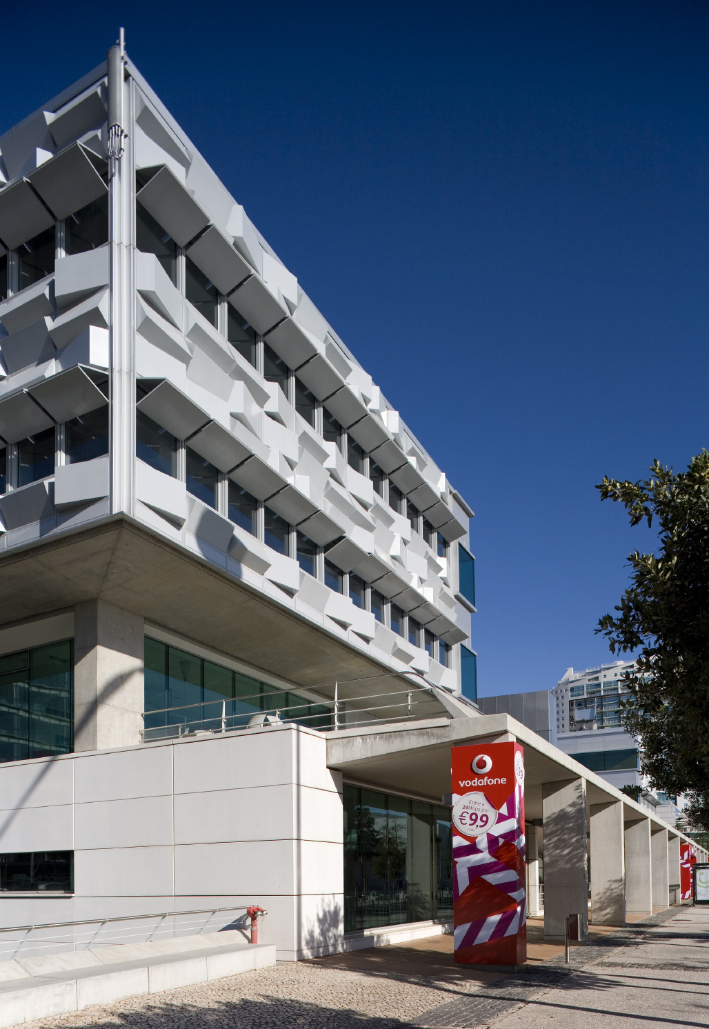 Vodafone Headquarters by A. Burmester Arquitectos Associados - Architizer