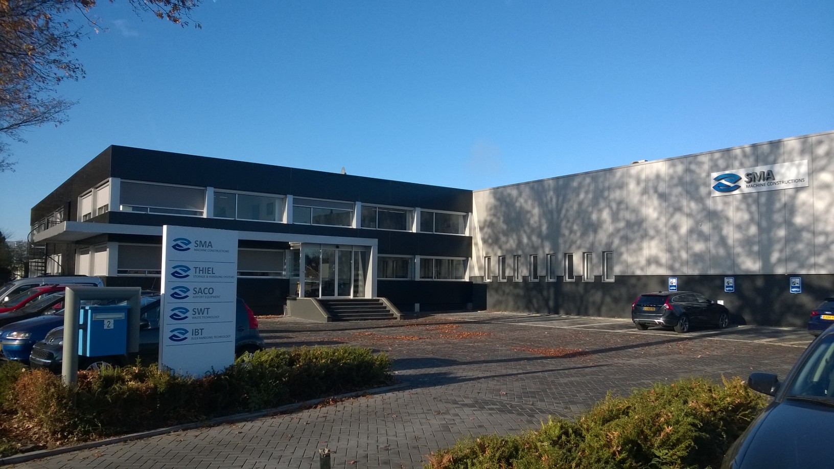 SMA office by 2architecten - Architizer