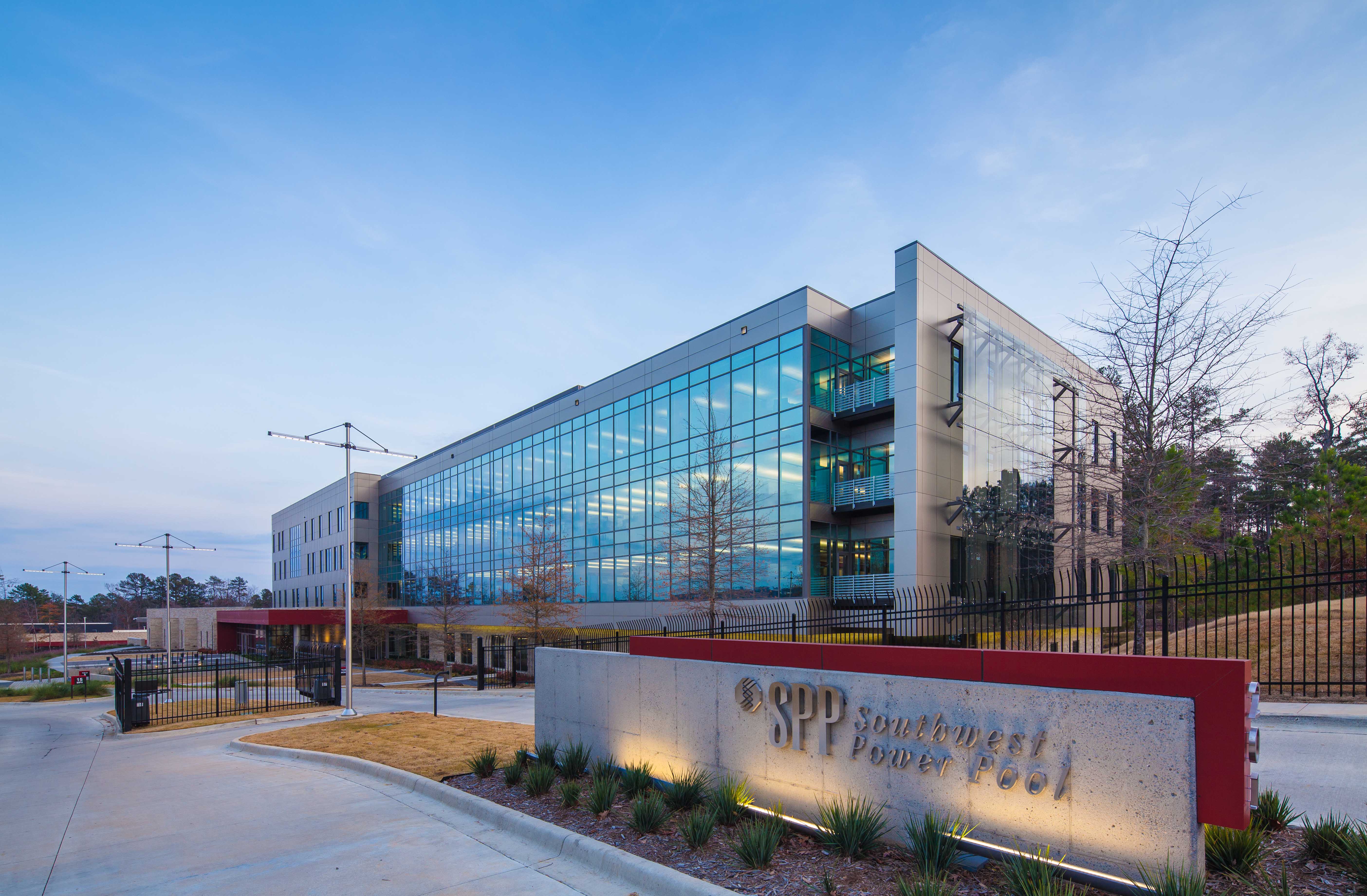 Southwest Power Pool Corporate Headquarters by WER Architects/Planners ...