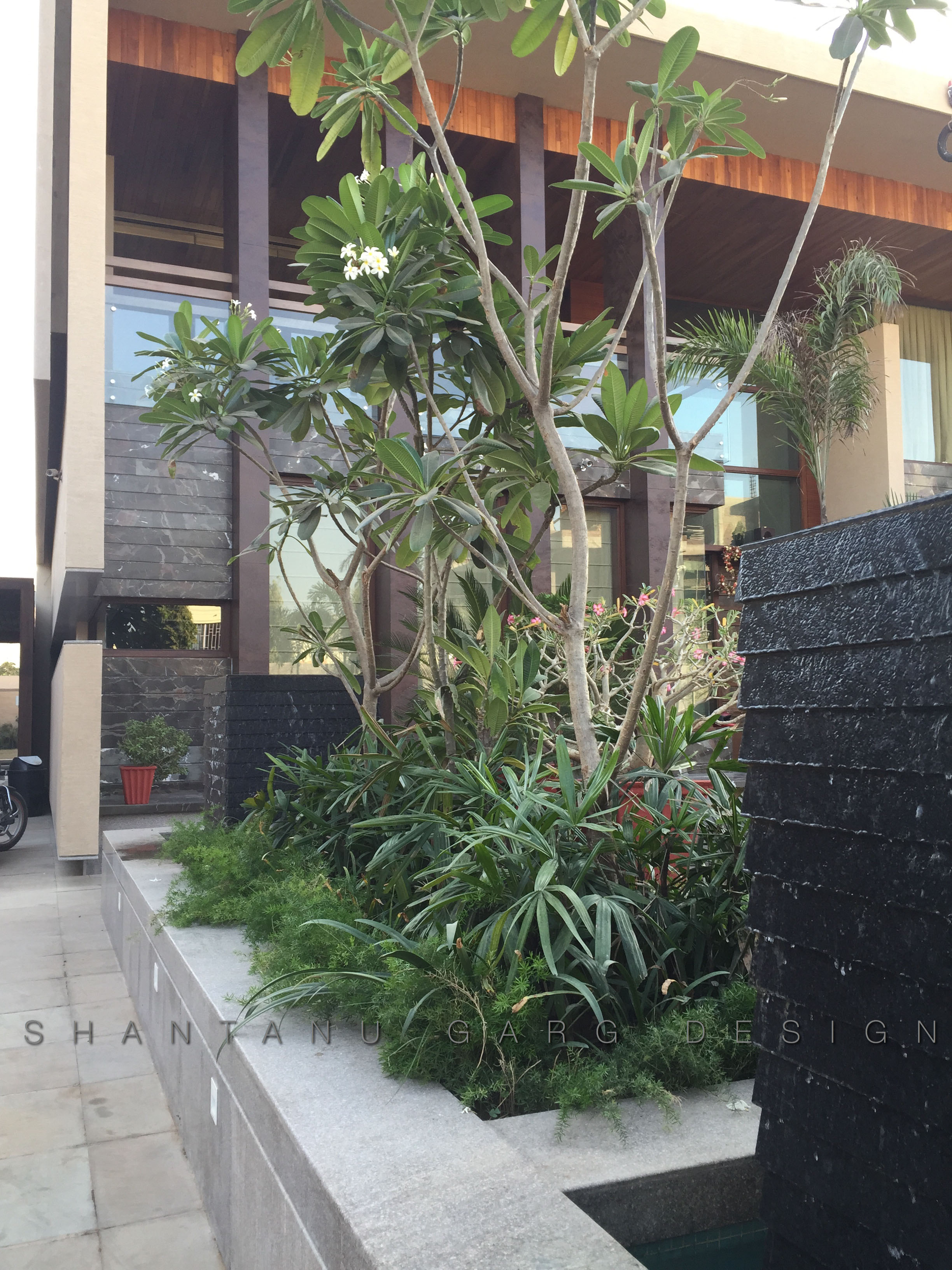 Floating Cube Residence by Shantanu Garg Design by Shantanu Garg Design ...