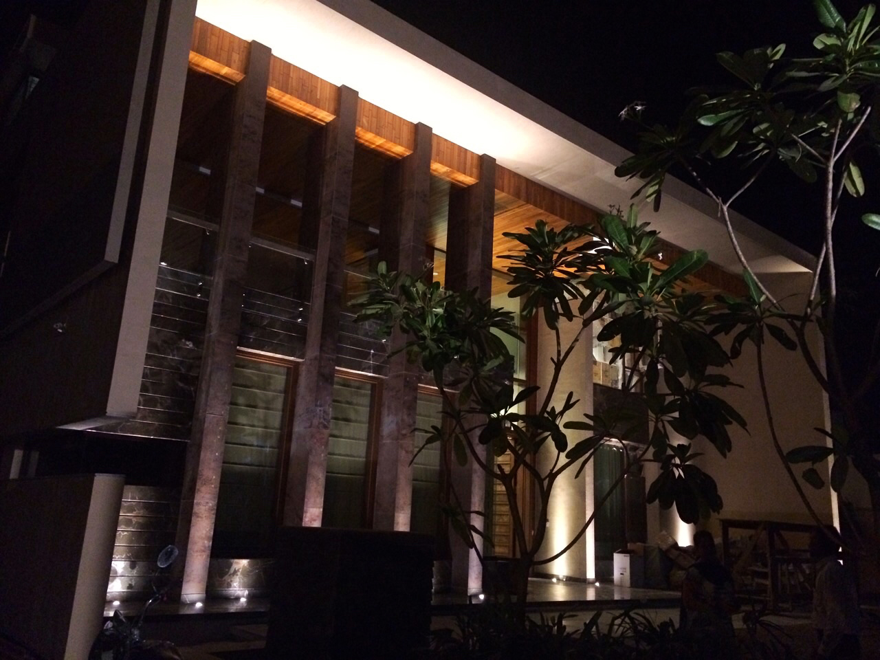 Floating Cube Residence by Shantanu Garg Design by Shantanu Garg Design ...