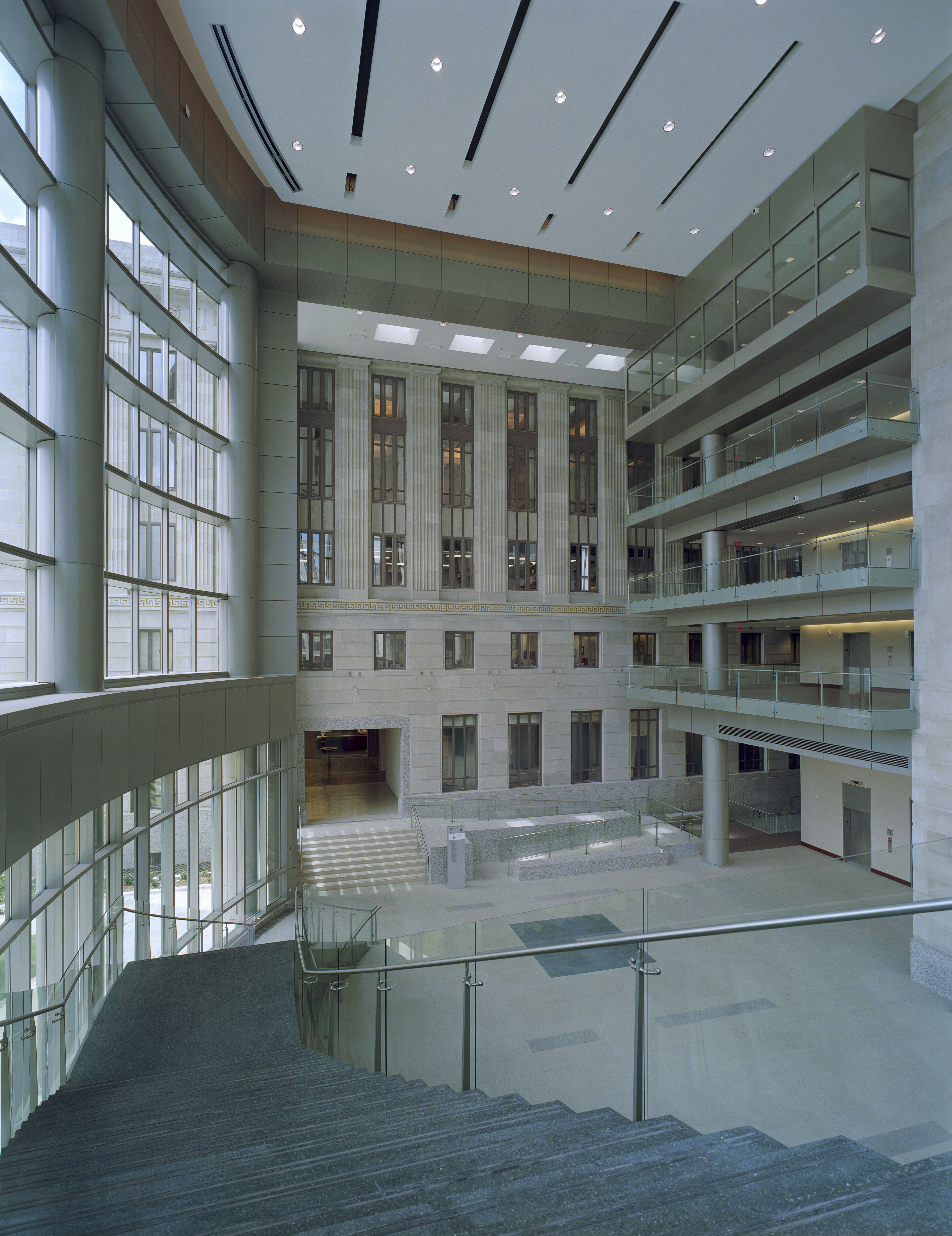 Richard Sheppard Arnold U.S. Courthouse by WER Architects/Planners ...