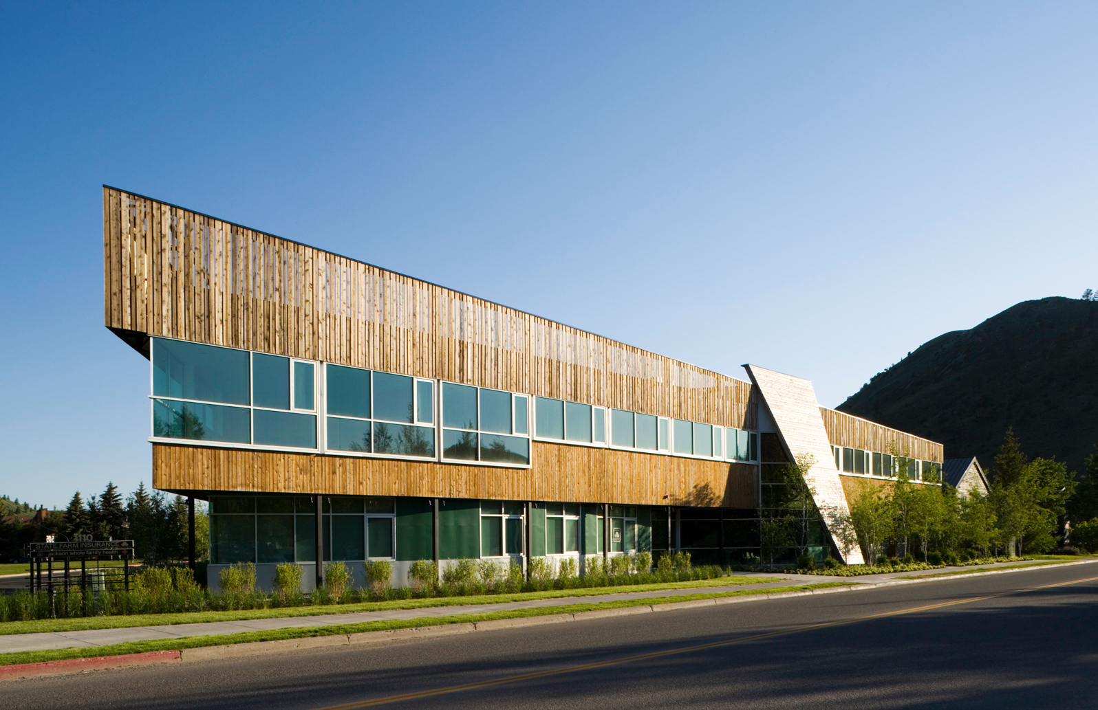 710 Office Building by Dynia Architects - Architizer