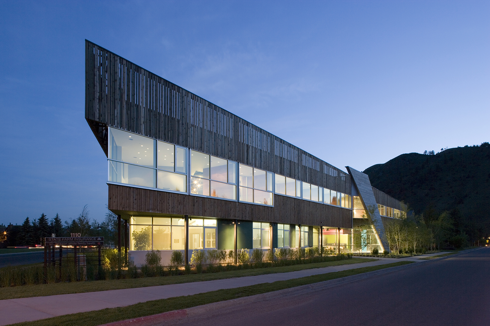 710 Office Building by Dynia Architects - Architizer