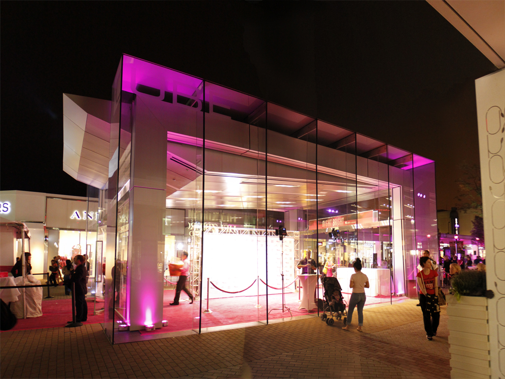 Westfield Old Orchard Glass Cube by JGMA - Architizer