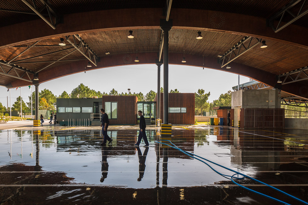 Gran Cruz Cellar by A. Burmester Arquitectos Associados - Architizer