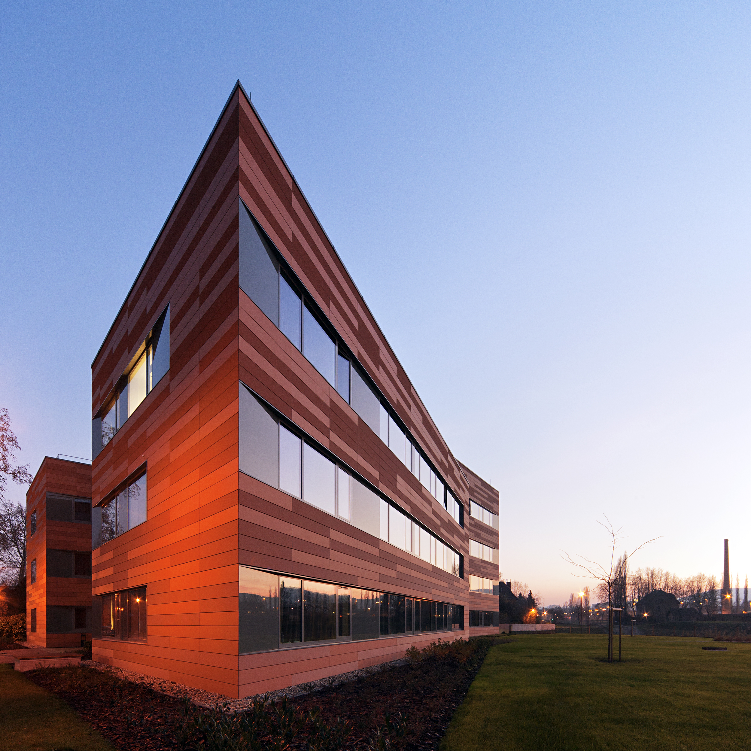 Graphisoft Park, IBS Residence Hall by Vikar and Lukacs Architects ...