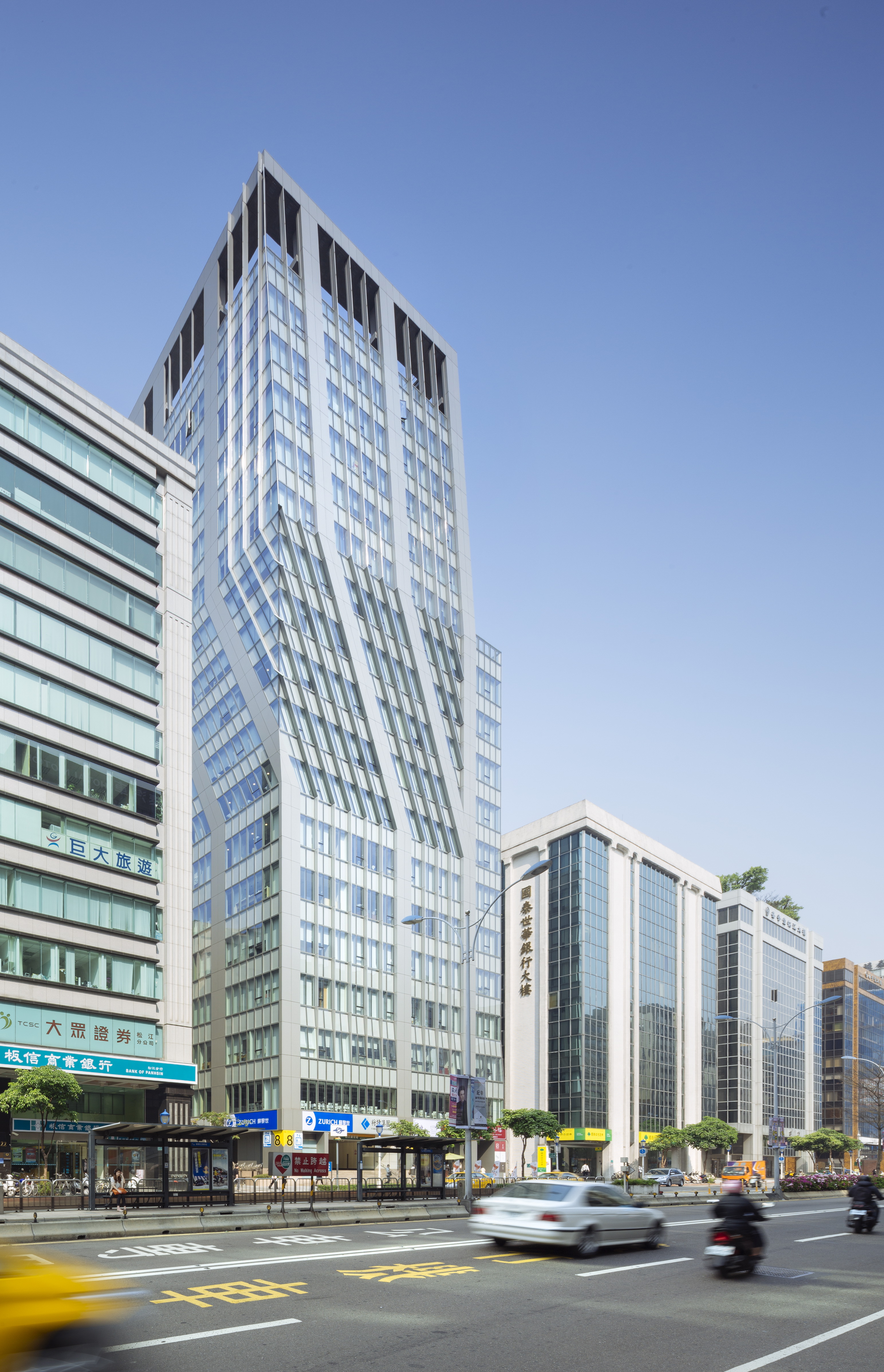 Fabulous Headquarters by Q-LAB - Architizer