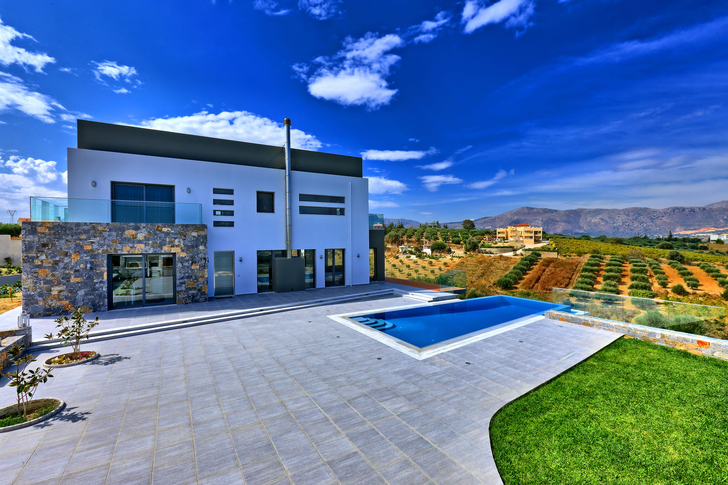 House in Kalessa Heraklion, Crete by Lefteris Tsikandilakis ...