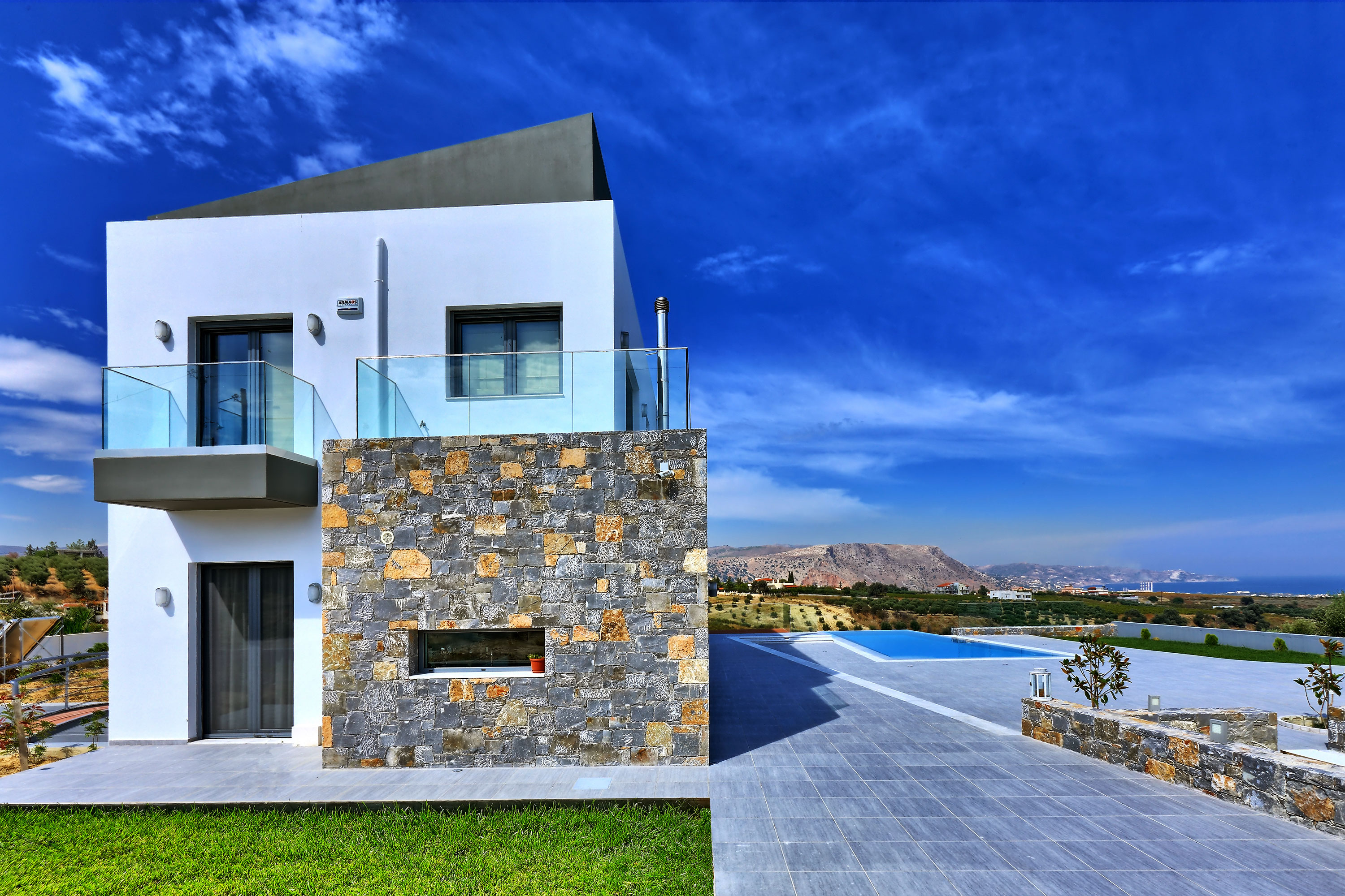 House in Kalessa Heraklion, Crete by Lefteris Tsikandilakis ...