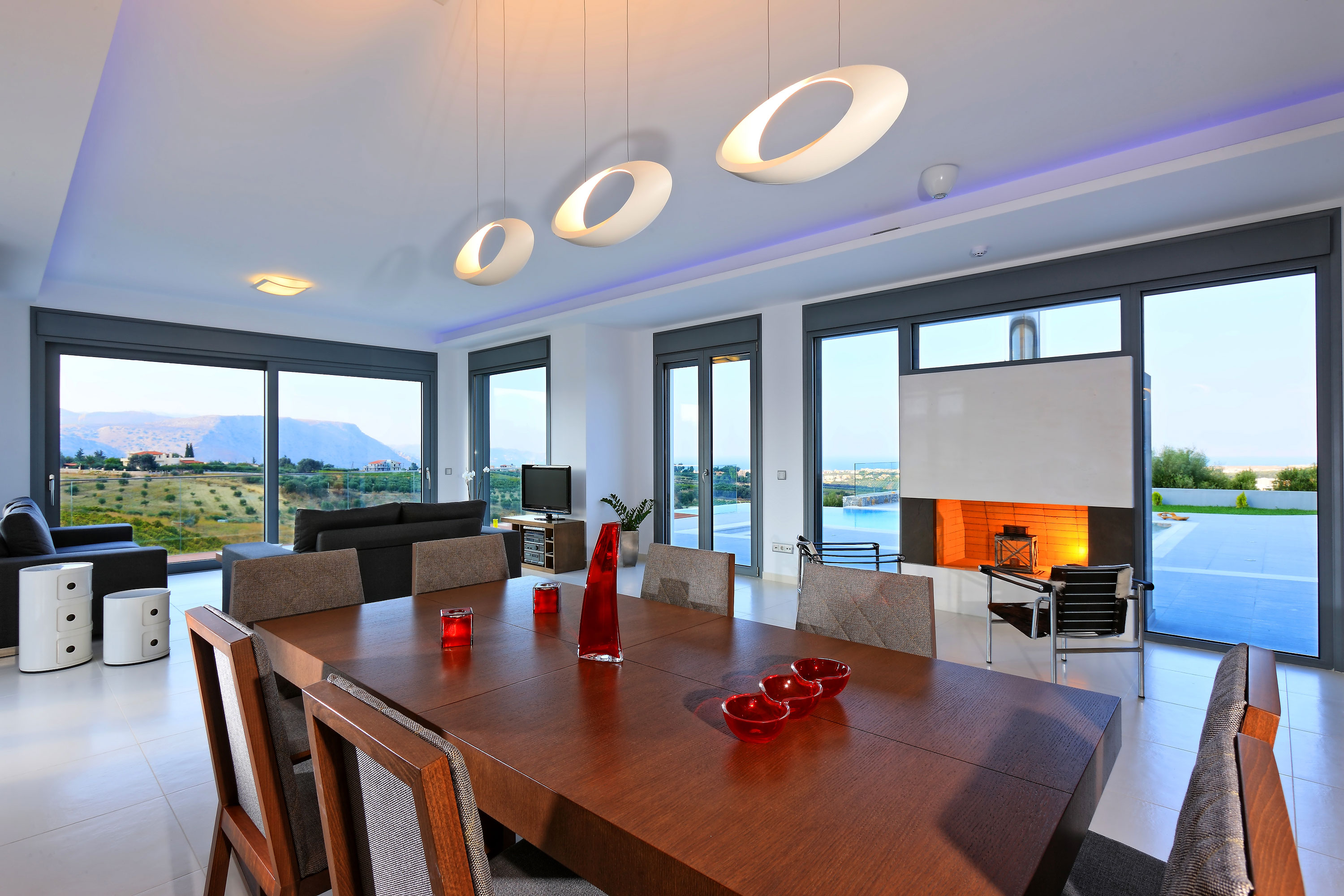 House in Kalessa Heraklion, Crete by Lefteris Tsikandilakis ...