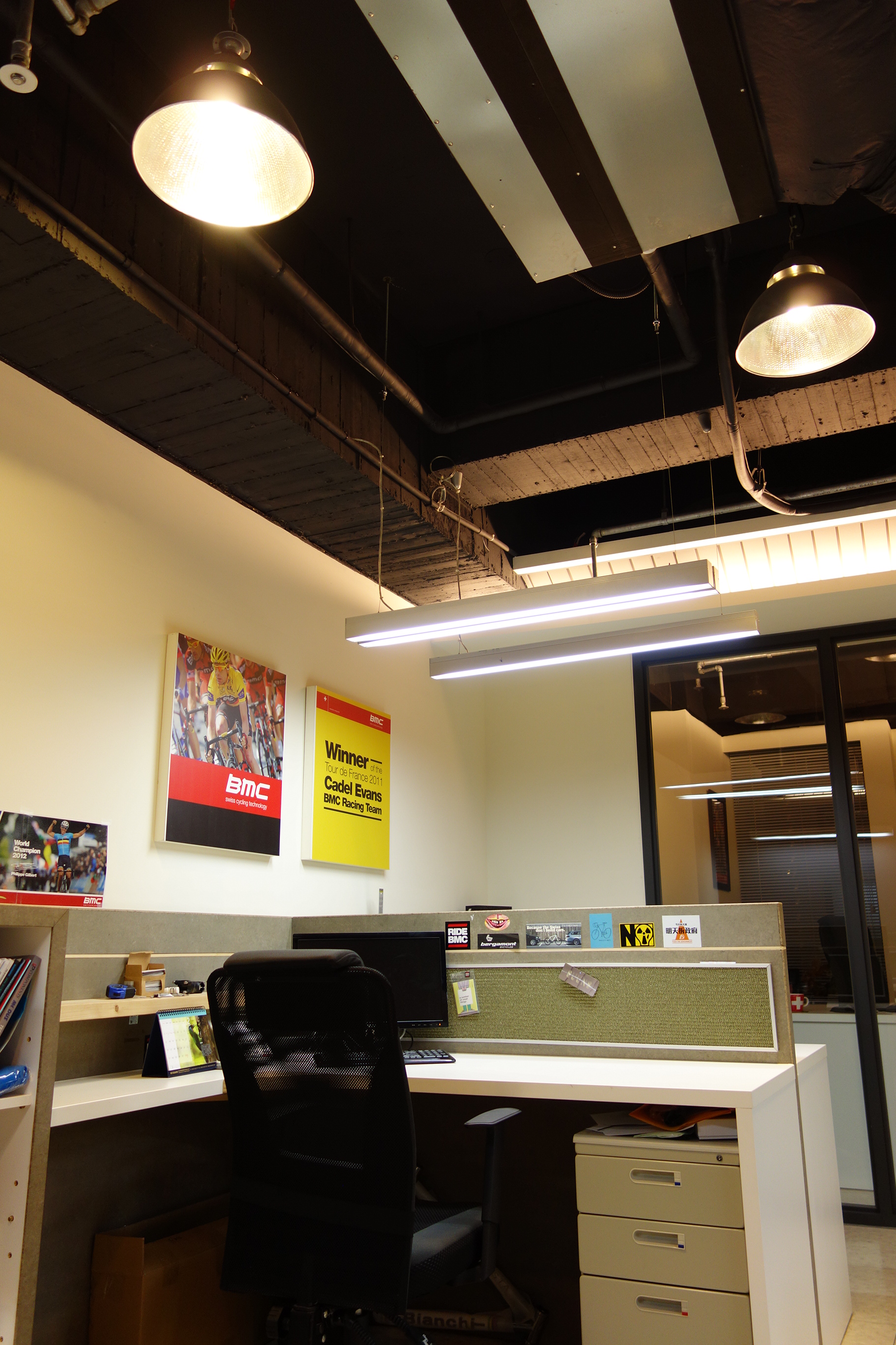 BMC asia office by 布希先生空間設計 (Ryan Lai's Design) - Architizer