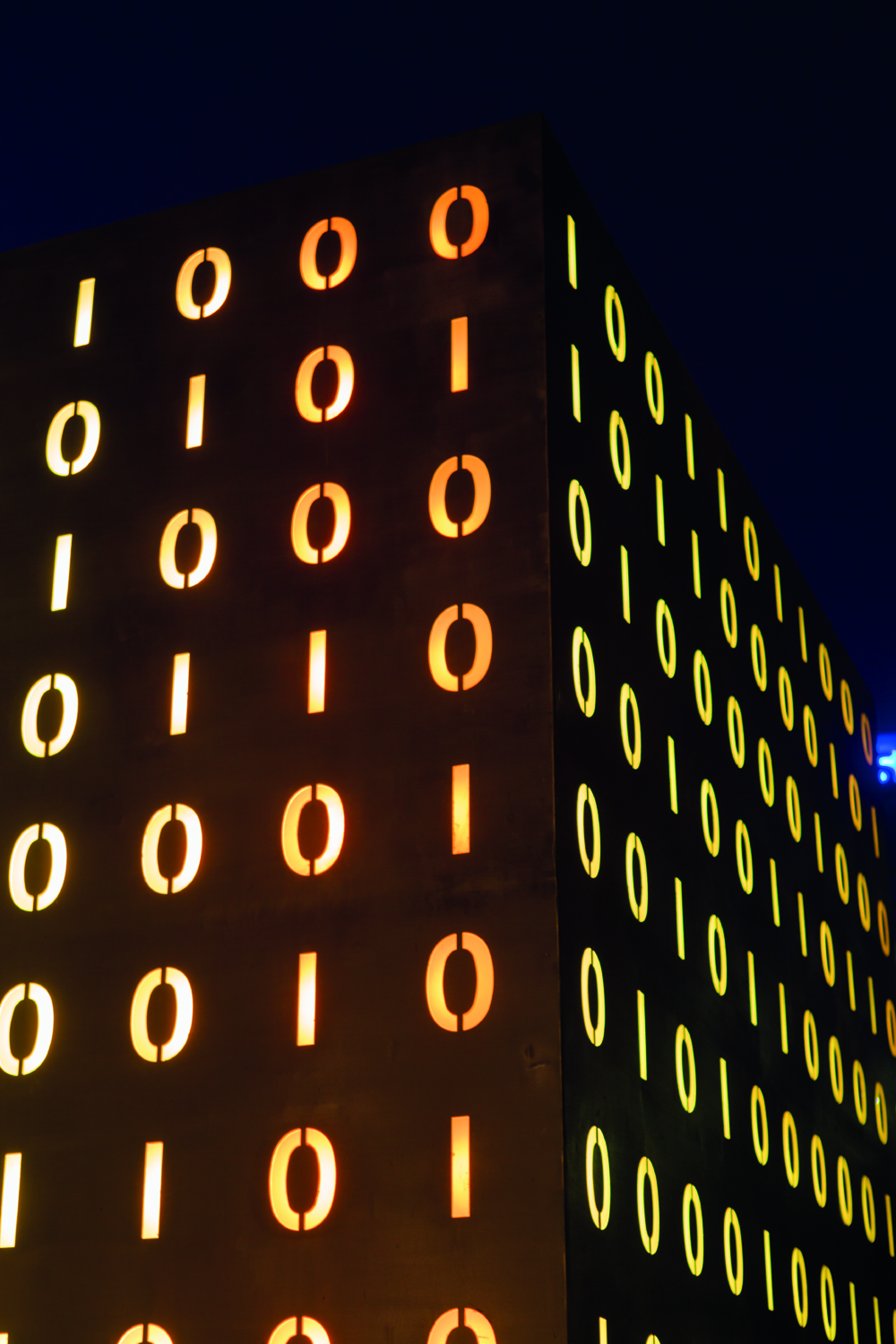 Binary Sculpture - Manyata Business Park, Bangalore, India by dpa ...