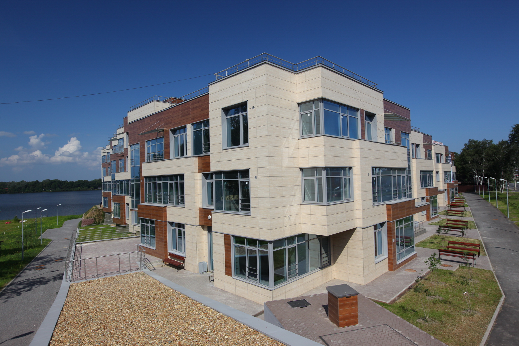 Low-rise residential complex “Lake house” by Architectural bureau A.Len ...