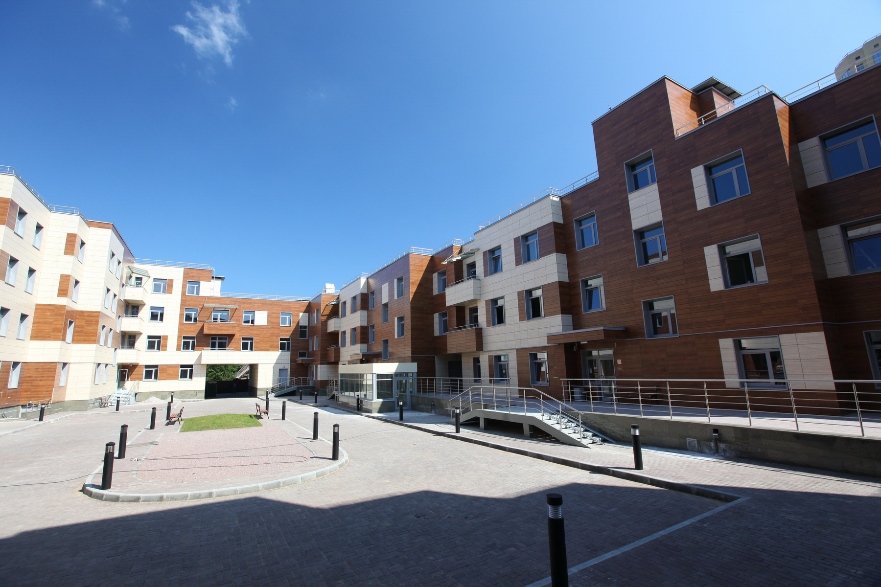 Low-rise residential complex “Lake house” by Architectural bureau A.Len ...