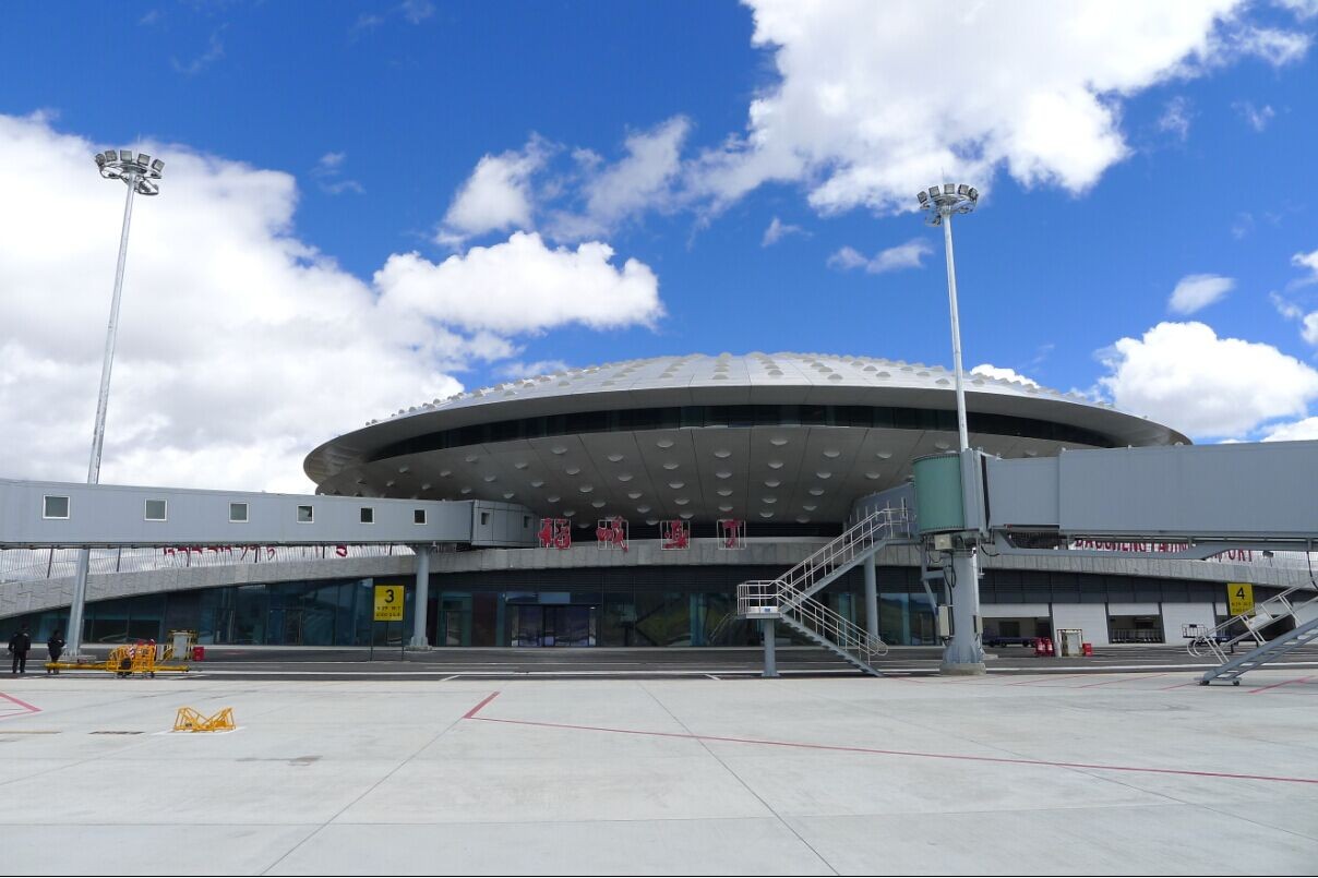 Daocheng Yading Airport by GUD Group - Architizer