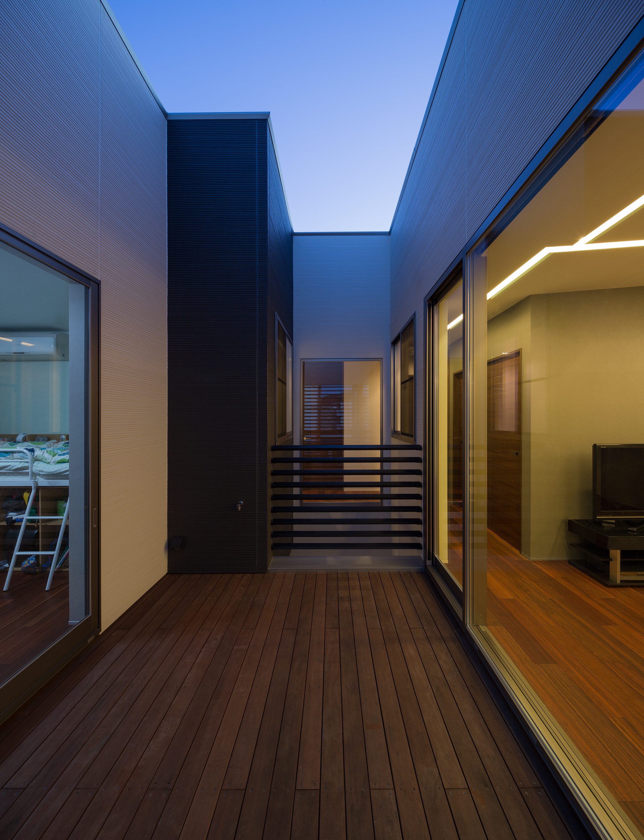 N10-house 「Grid House」 - Architizer