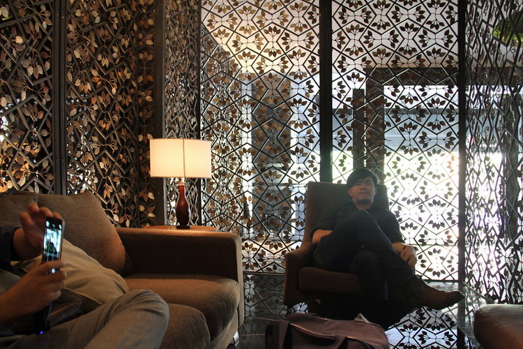 WHIZ PRIME HOTEL & PORTABLE BAR & RESTAURANT by Julio Architect ...