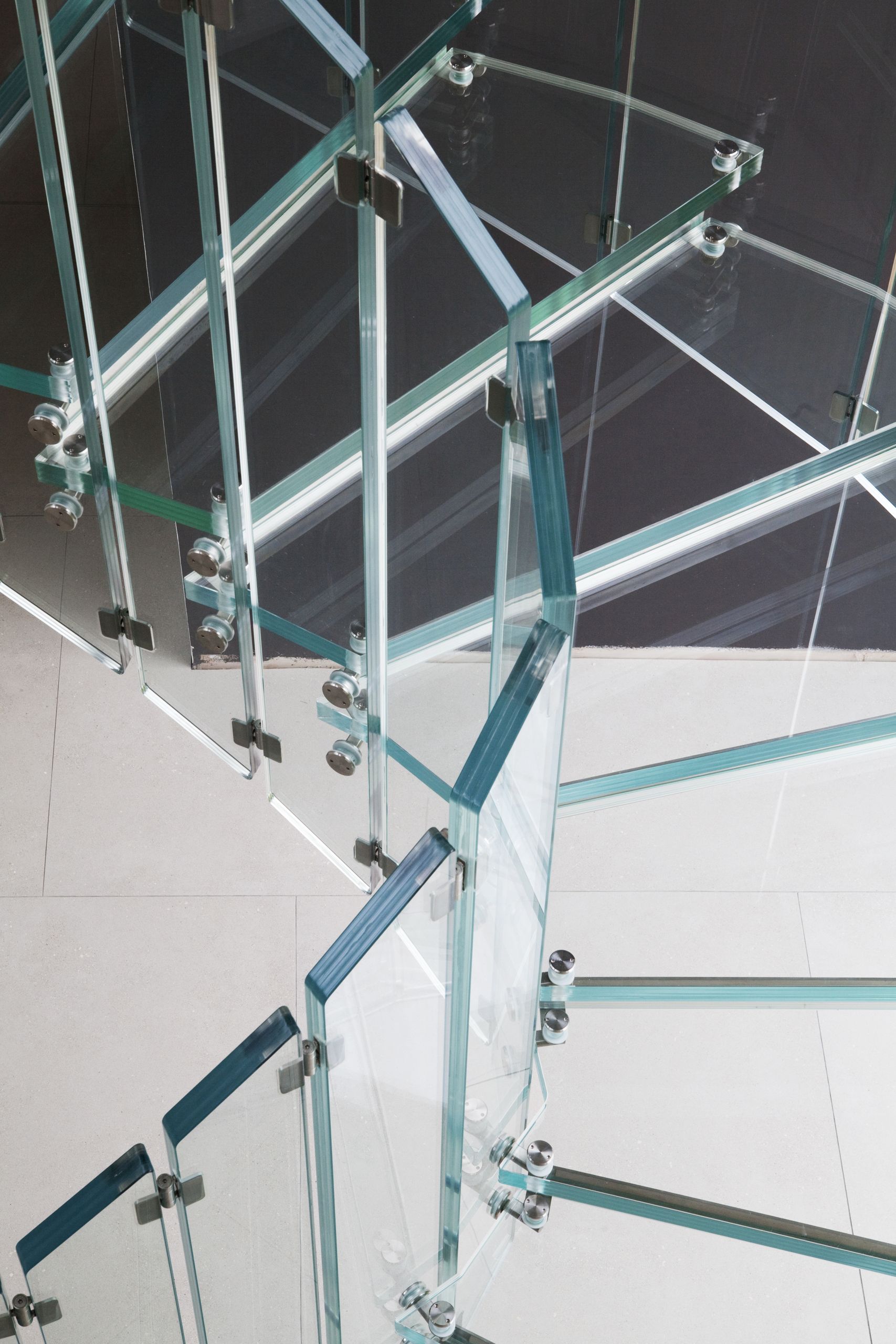 Idea 1110815: FLY helical all glass stair by Siller Stairs in London ...