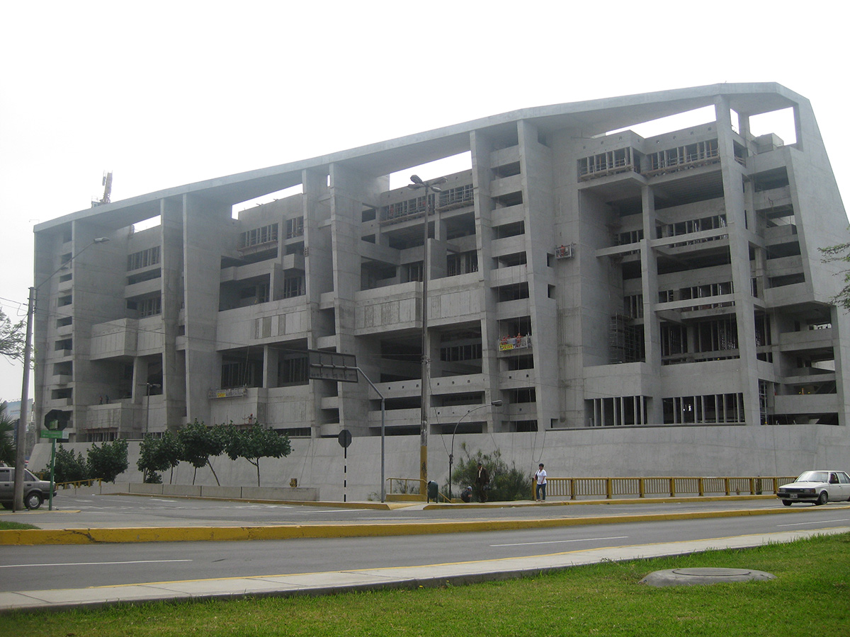UNIVERSIDAD DE INGENIERÍA Y TECNOLOGÍA – UTEC - Architizer