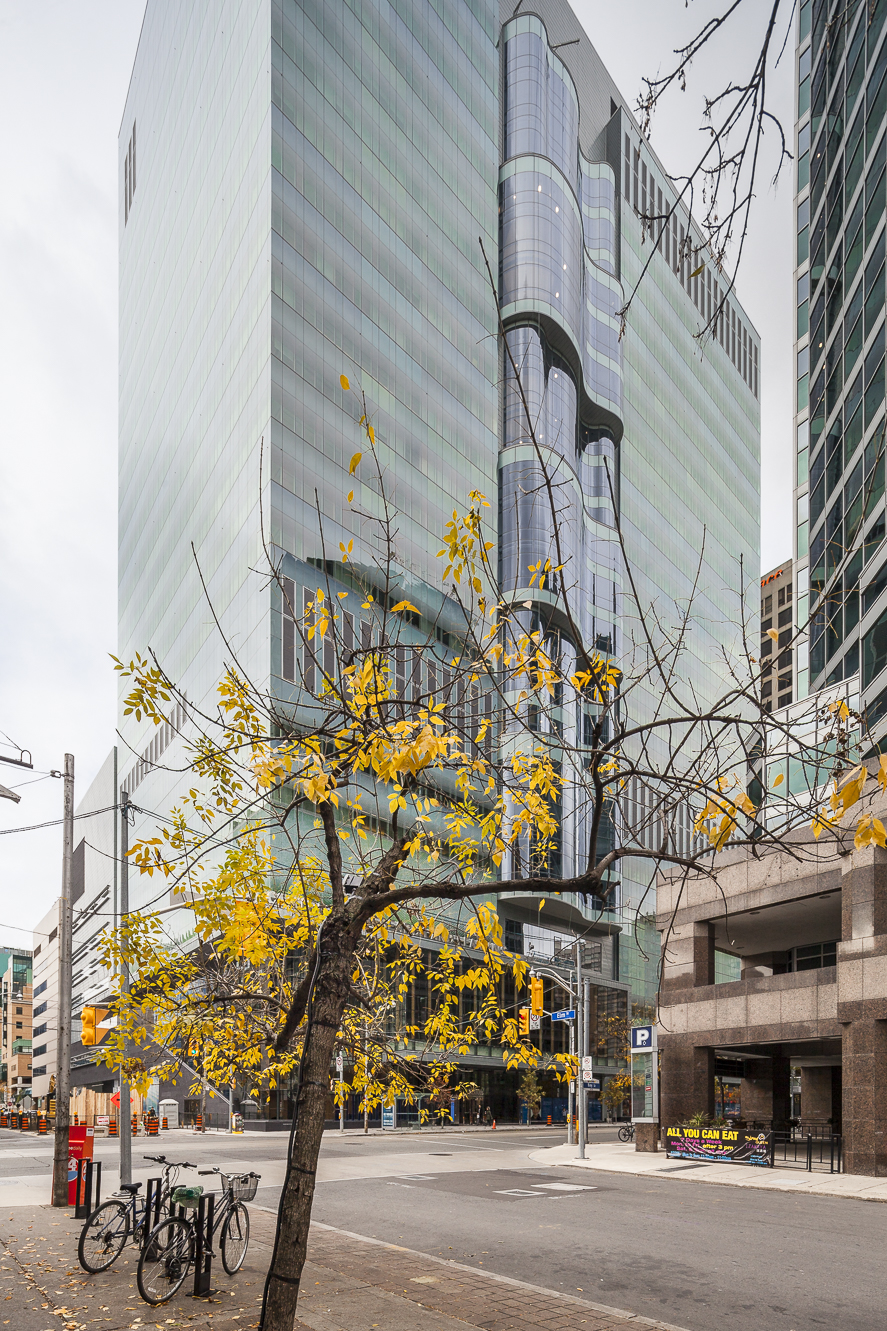 The Peter Gilgan Centre for Research and Learning - Diamond Schmitt ...