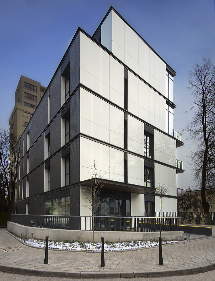 Passive School in Chotomów - Architizer