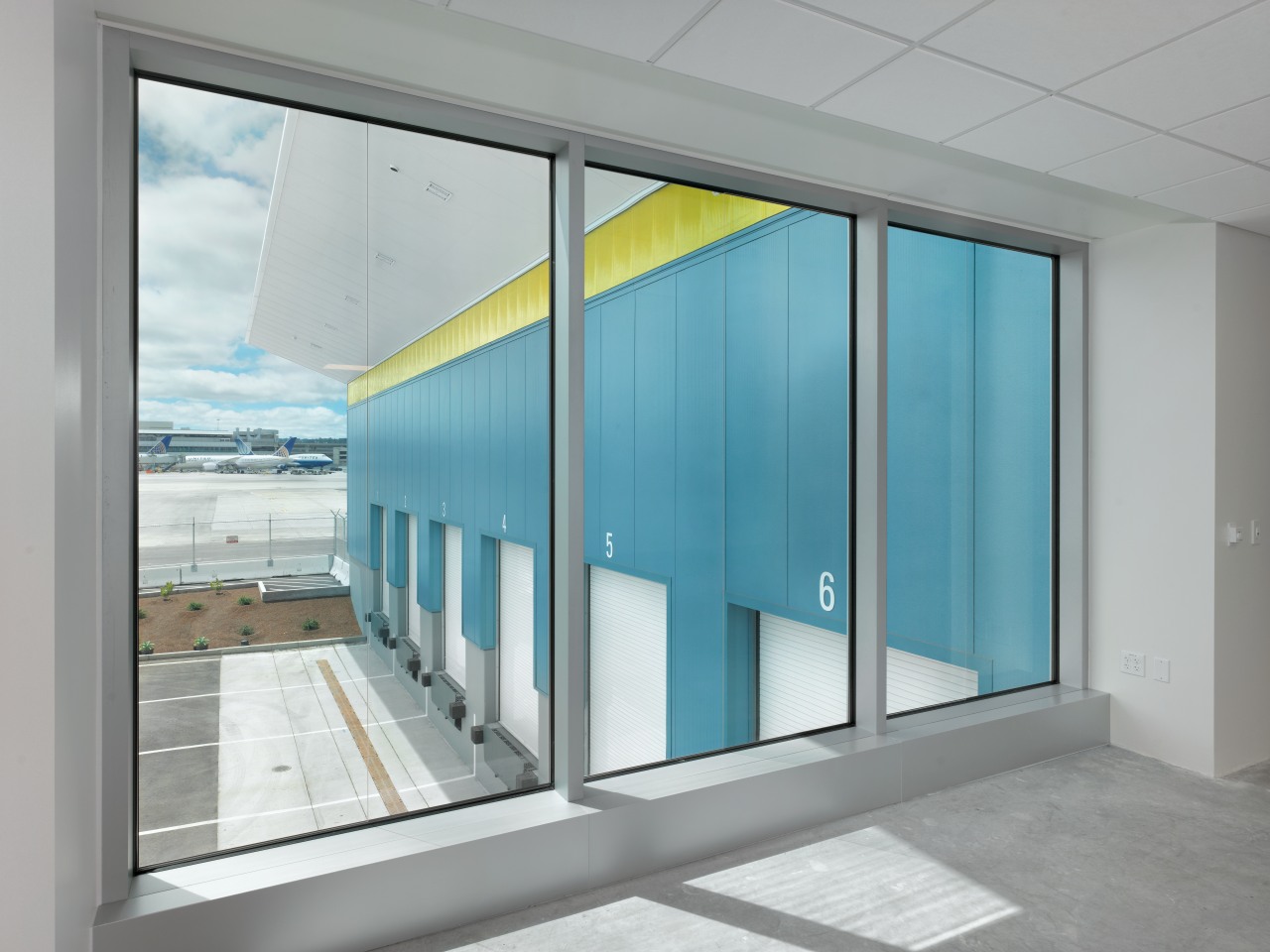 SFO West Field Cargo by Kwan Hemi - Architizer