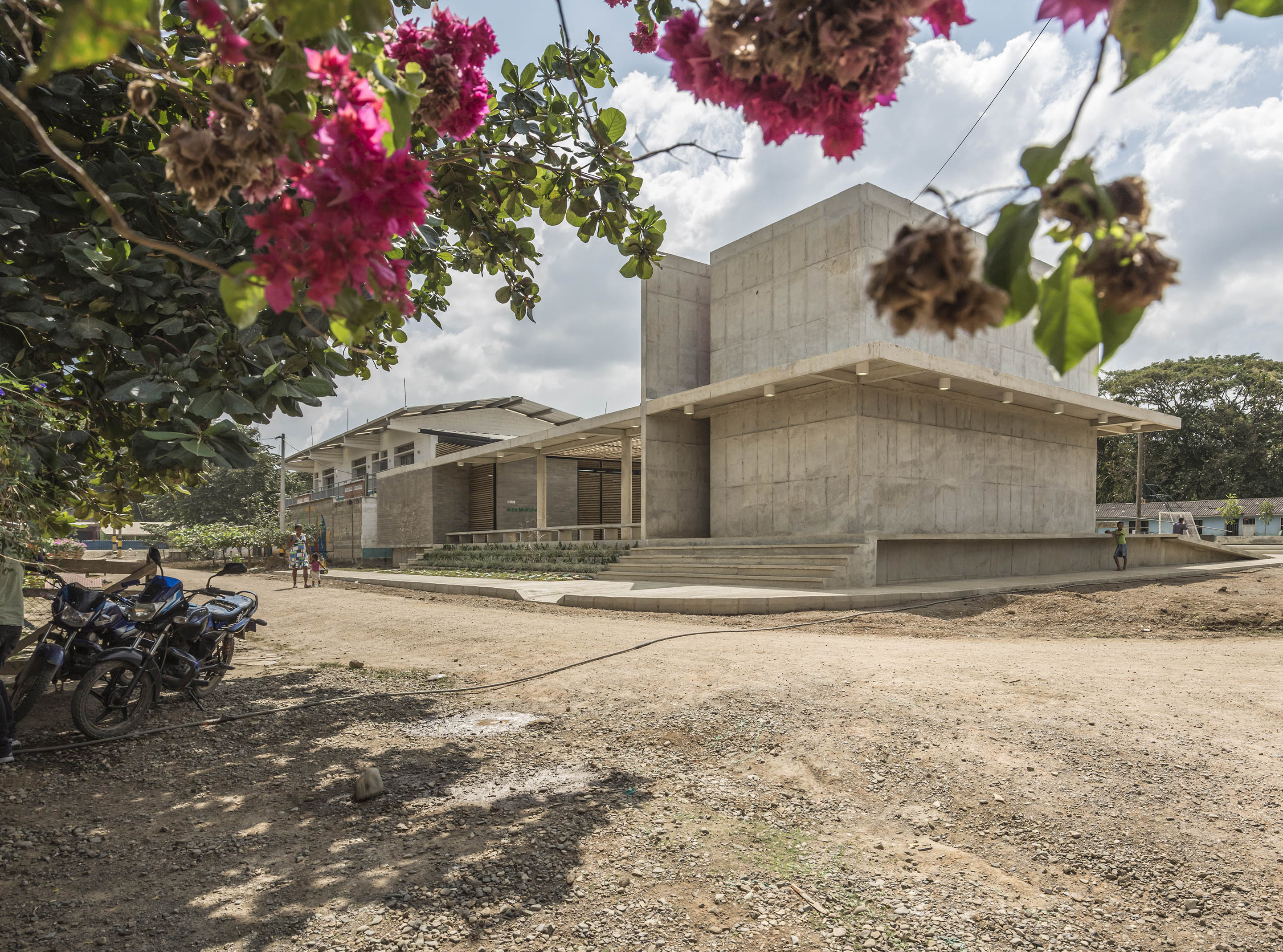 HOUSE OF MEMORY AND COMMUNITY SPACE by Taller Sintesis - Architizer