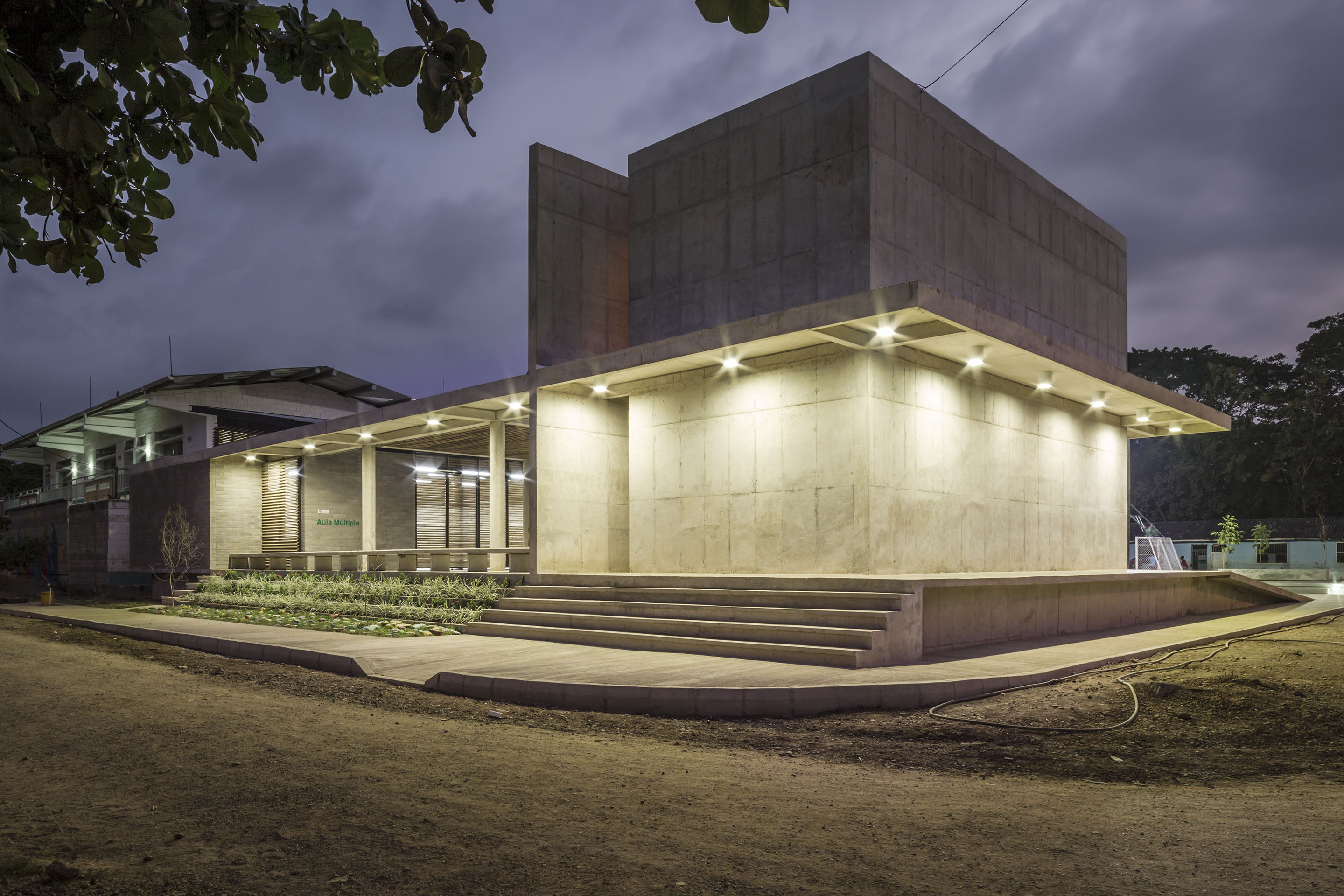 HOUSE OF MEMORY AND COMMUNITY SPACE by Taller Sintesis - Architizer