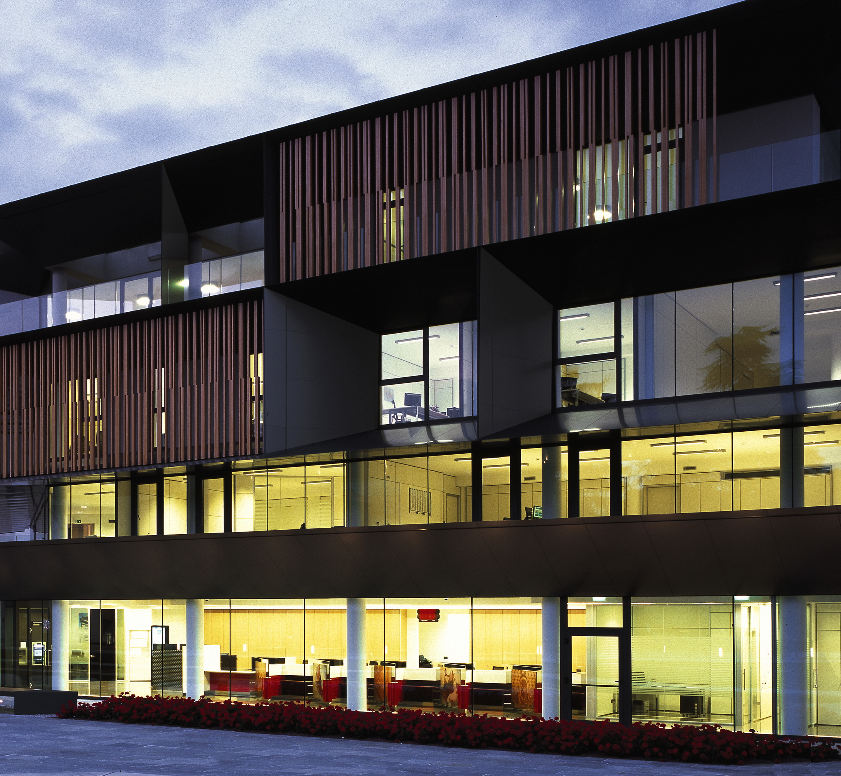 BCC Bank Caraglio by Studio Kuadra - Architizer