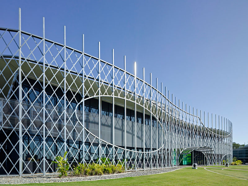 Beauty That Can't Be Contained: 8 Examples of Caged Architecture ...