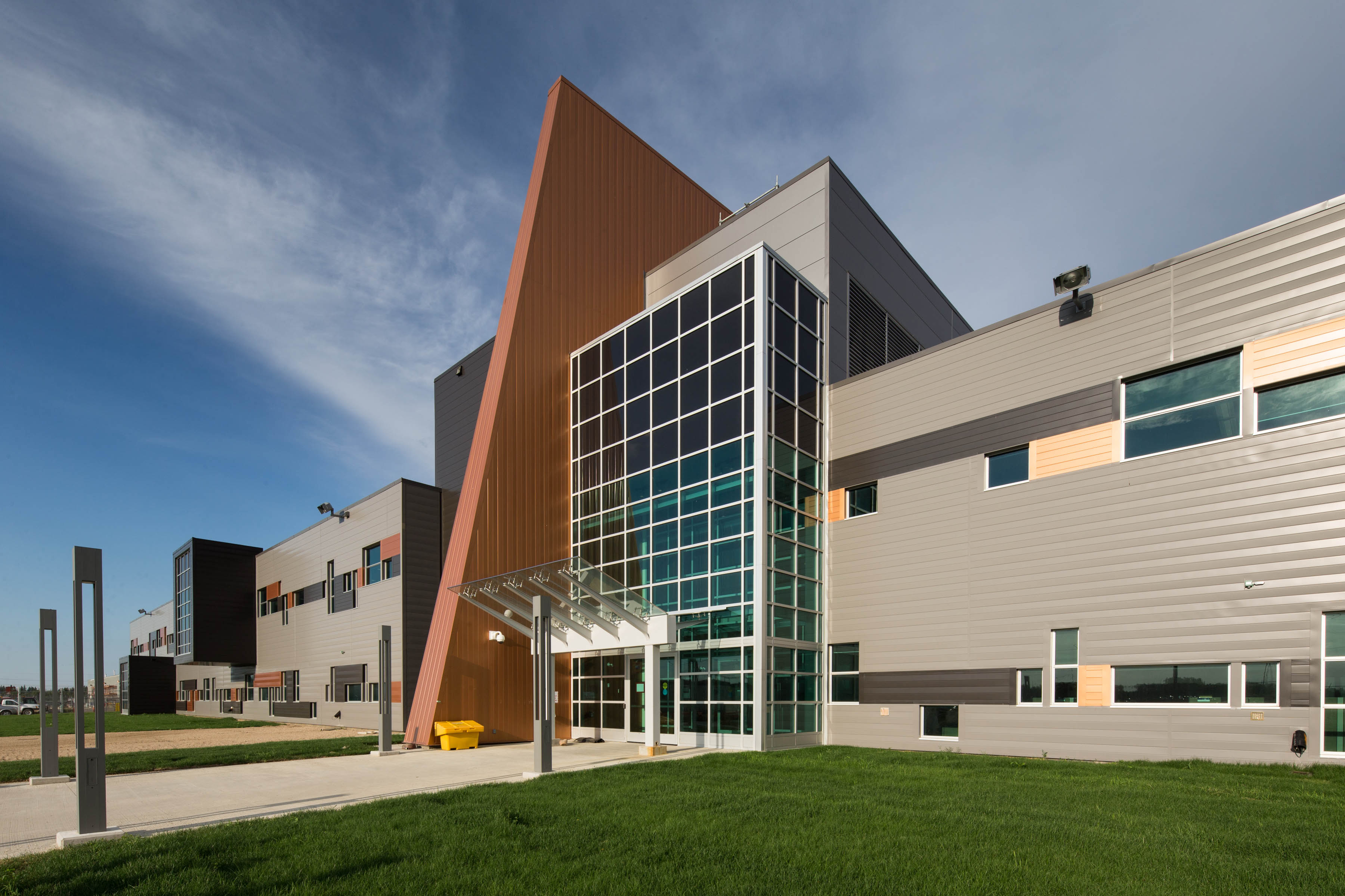 Shell Scotford Administration & Production Complex by SAHURI + Partners ...