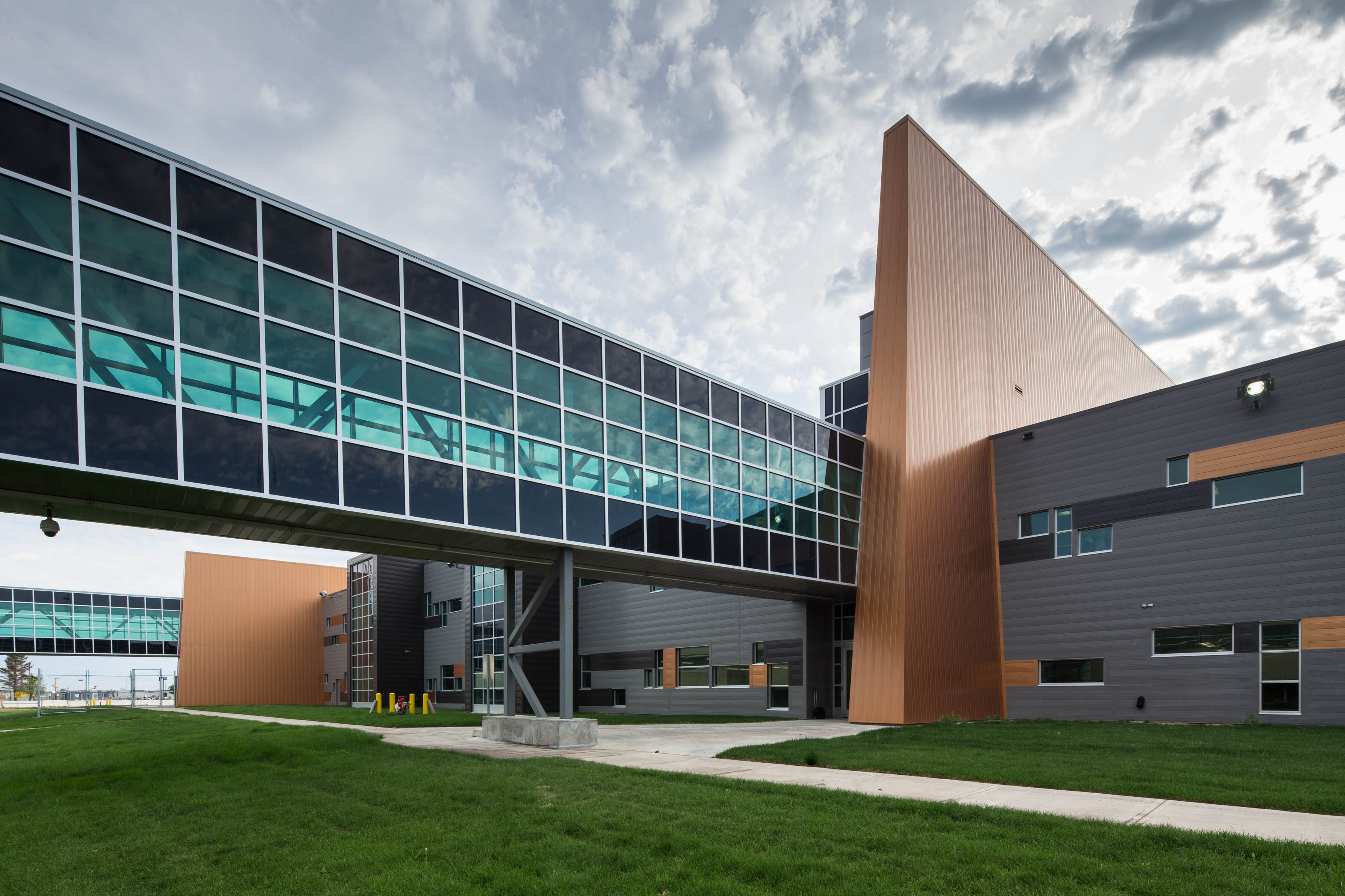 Shell Scotford Administration & Production Complex by SAHURI + Partners ...